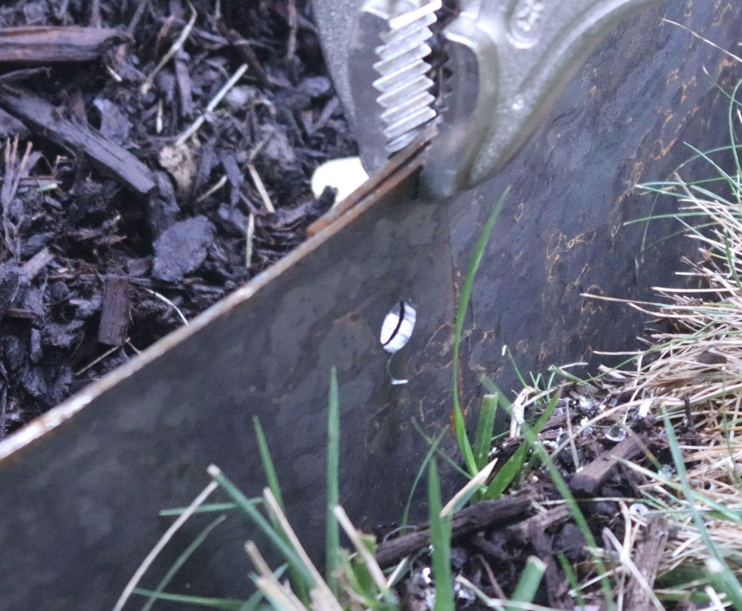 DIY Hammer-In Steel Garden Edging : 8 Steps (with Pictures) - Instructables