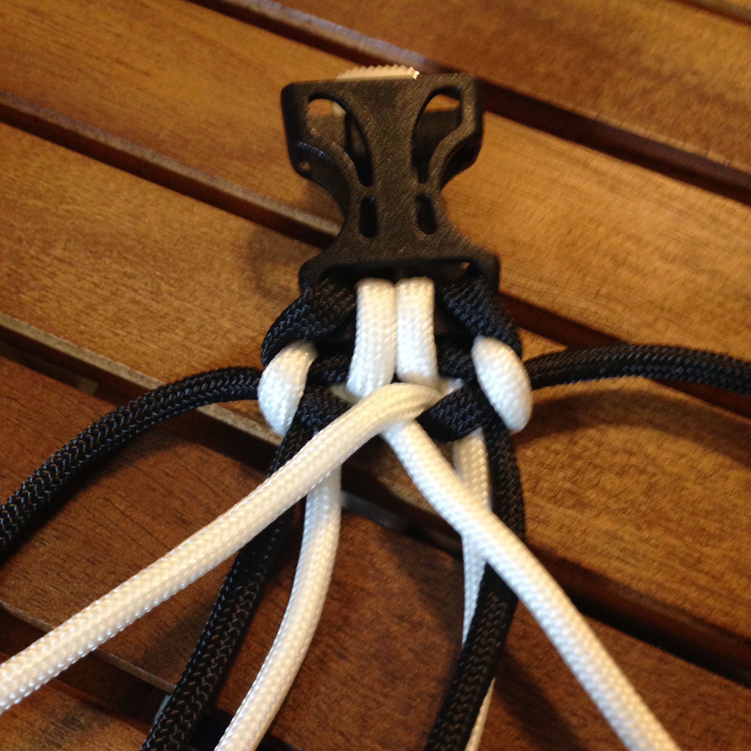 Paracord Bracelet With Fire Starter Buckle : 5 Steps (with Pictures ...