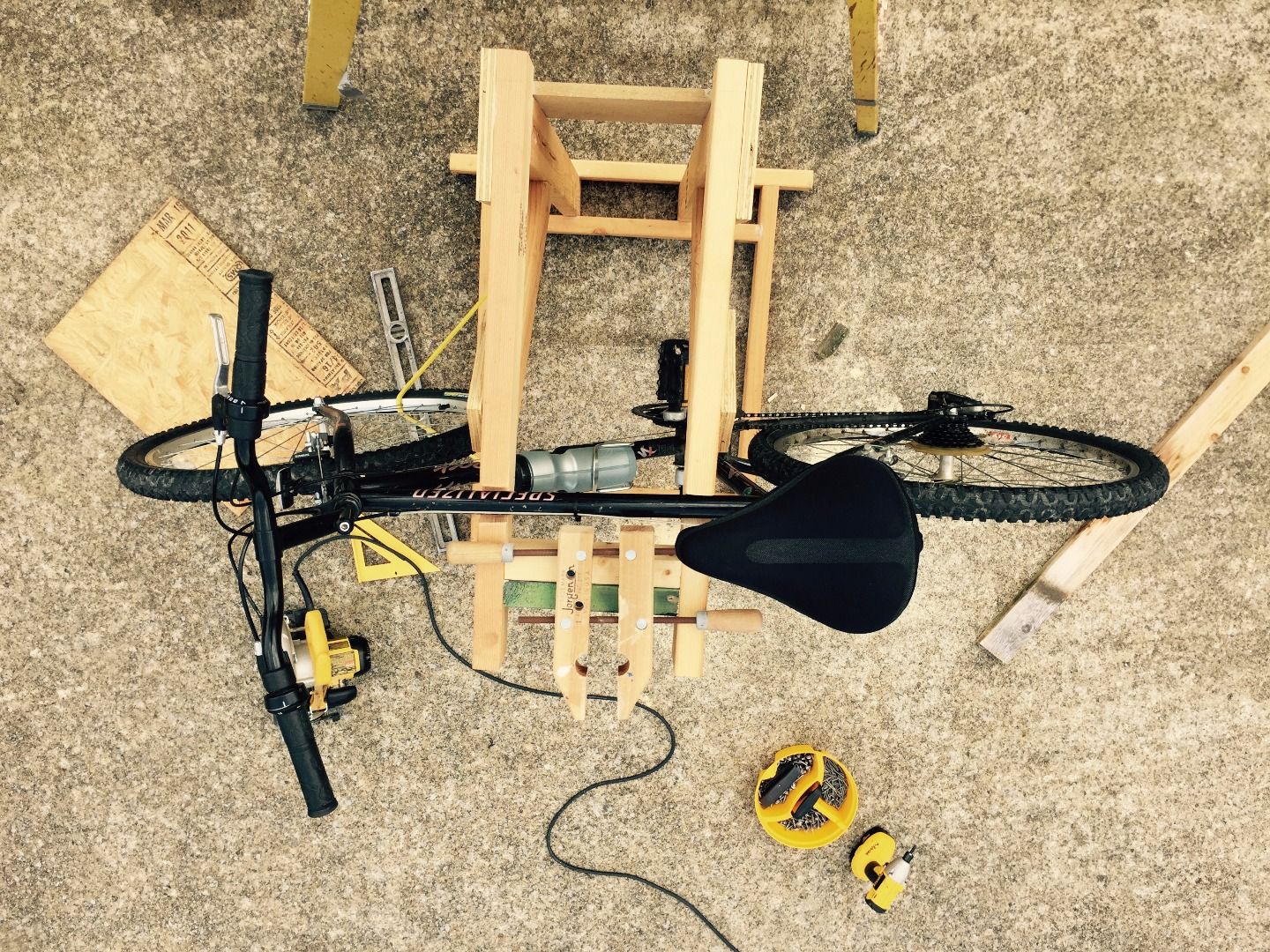 Homemade Wooden Bicycle Stand With Dual Mounting : 5 Steps (with ...