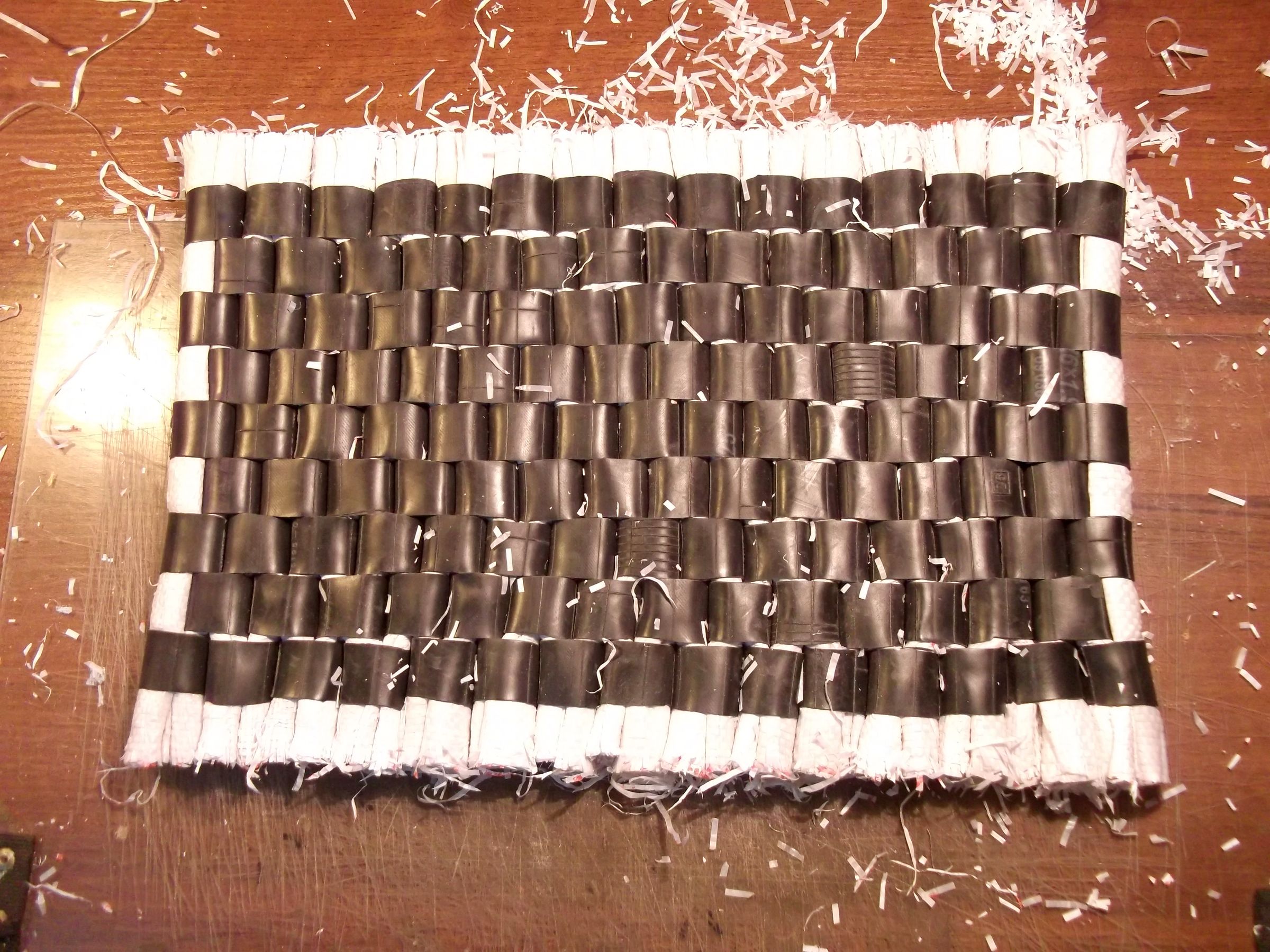 Inner Tubes + Plastic Bags Woven Rug #2 : 13 Steps - Instructables