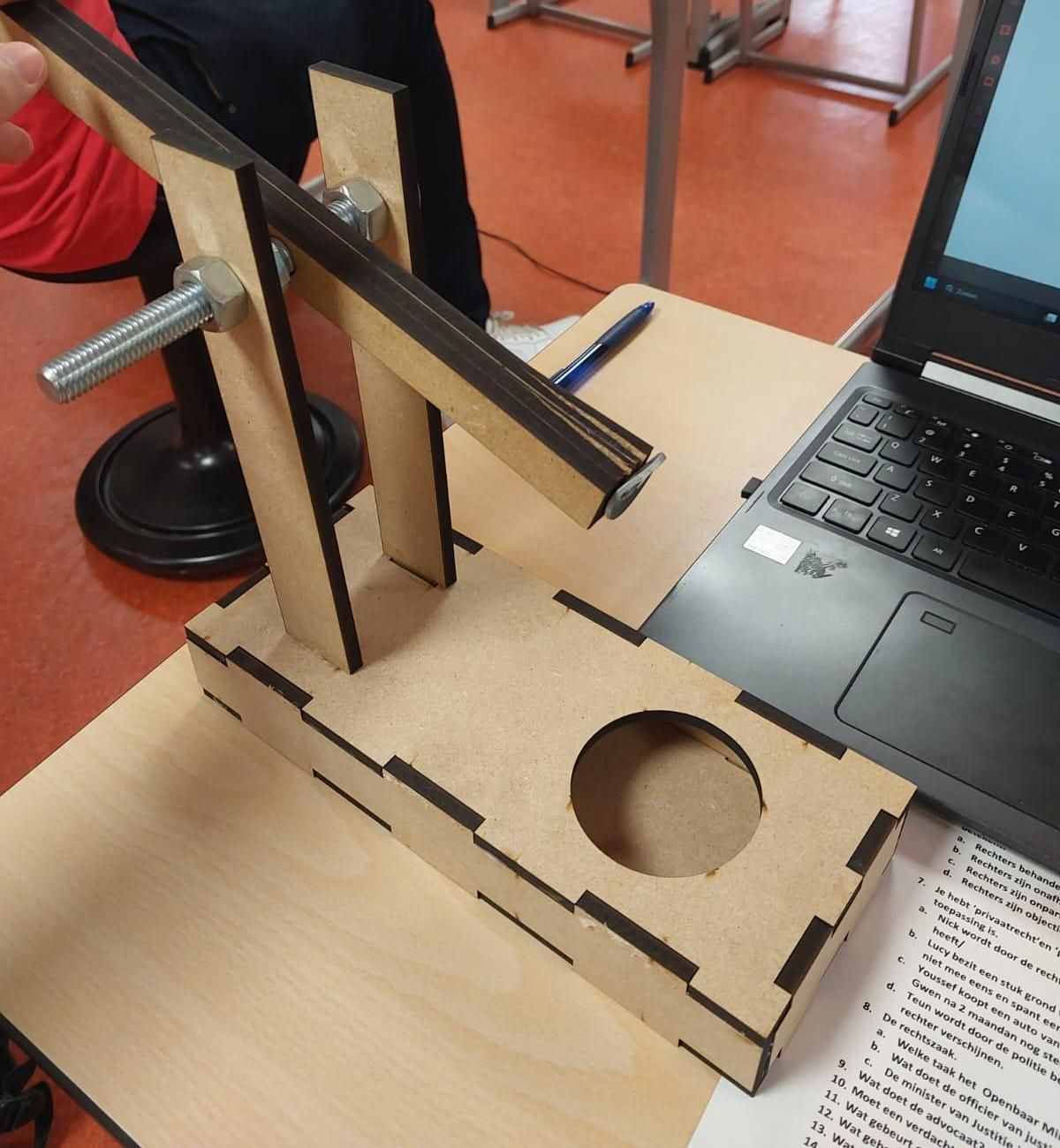 Beer Cap Shooter : 4 Steps - Instructables