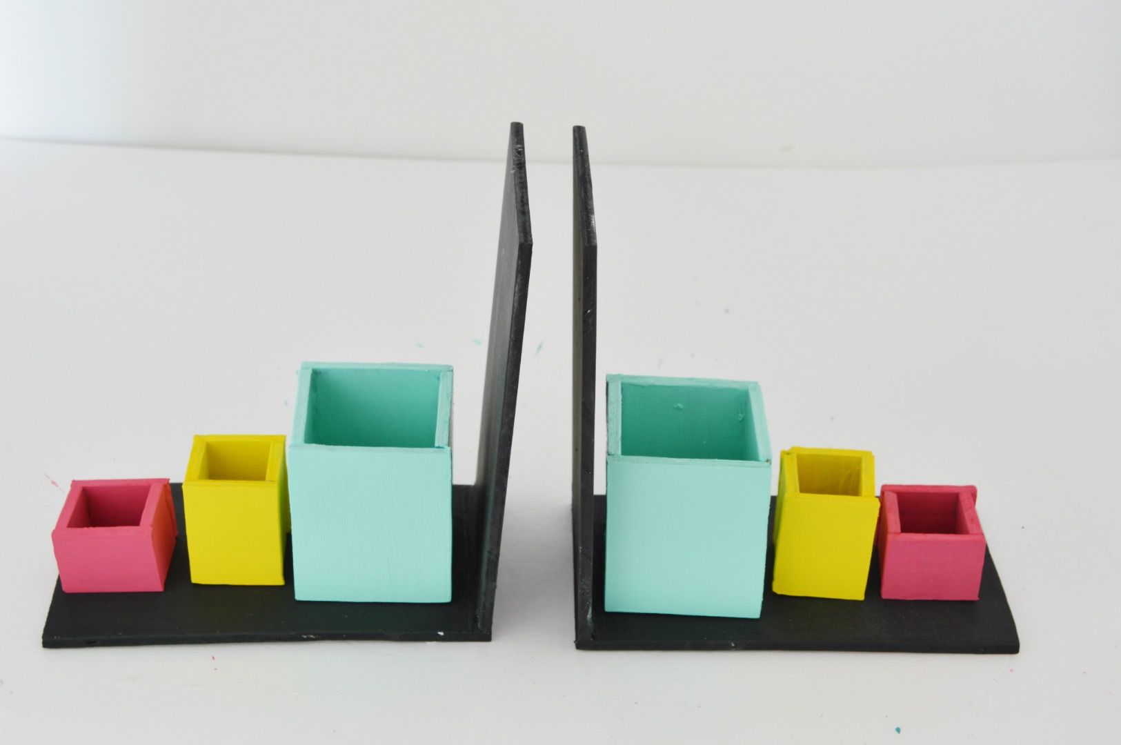 DIY Bookends With Organizers : 9 Steps (with Pictures) - Instructables