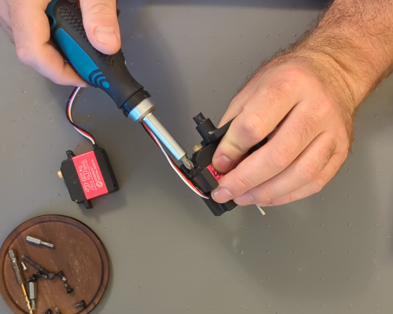 SimpleGripper - Open-source 2DOF Parallel Gripper : 6 Steps (with ...