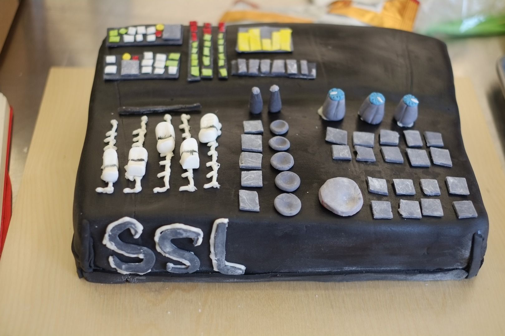 Soundboard Cake With Working Volt Meters : 12 Steps (with Pictures ...