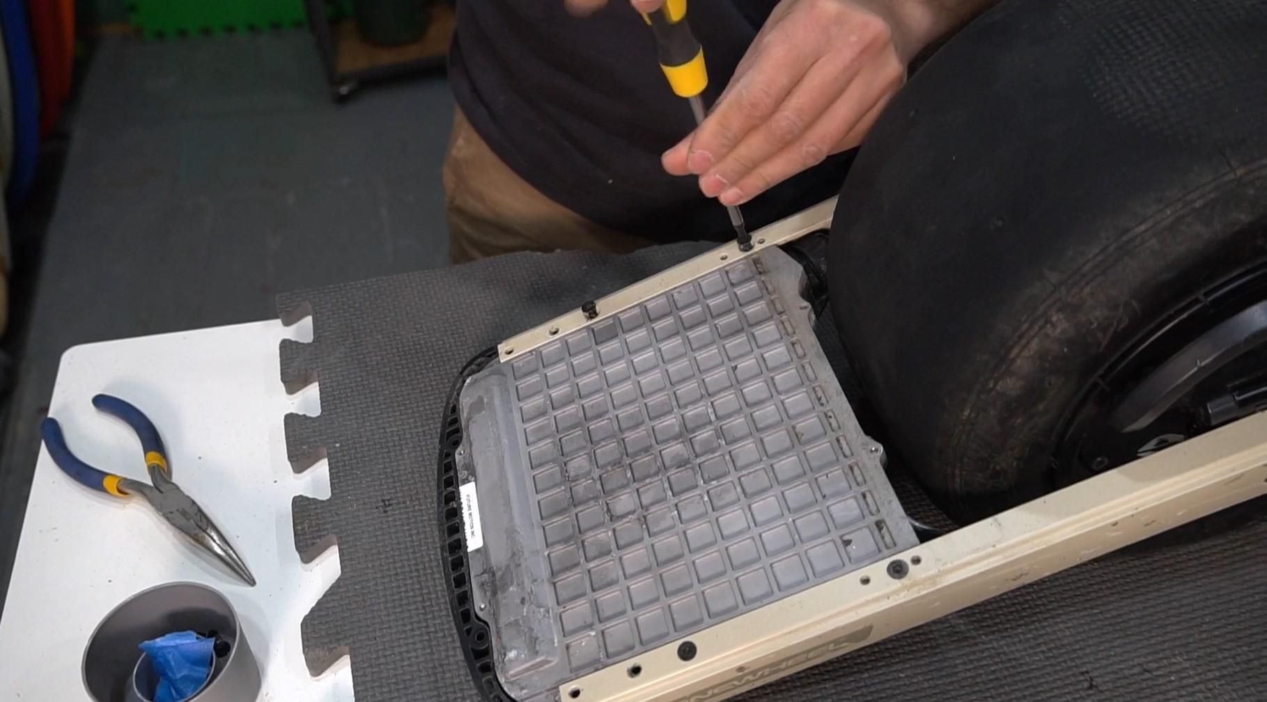 Onewheel Pint Battery Upgrade - Extended Range : 7 Steps (with Pictures ...