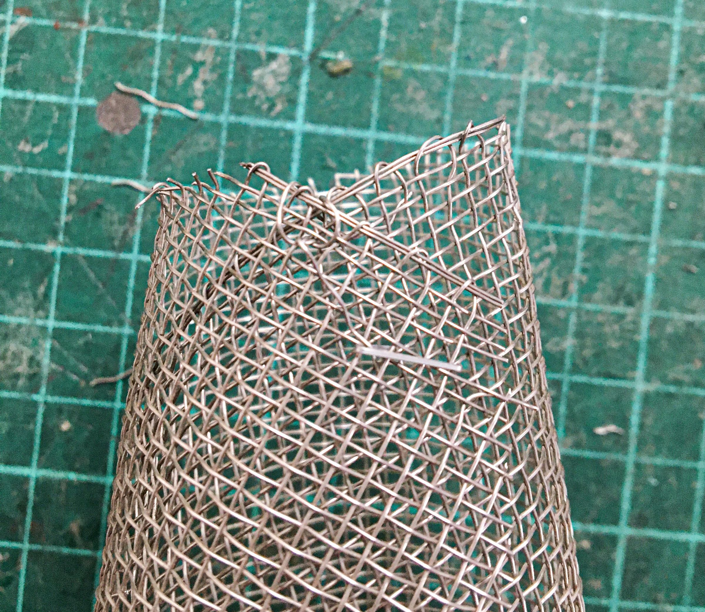 Simple Wire Mesh Lamp : 4 Steps - Instructables
