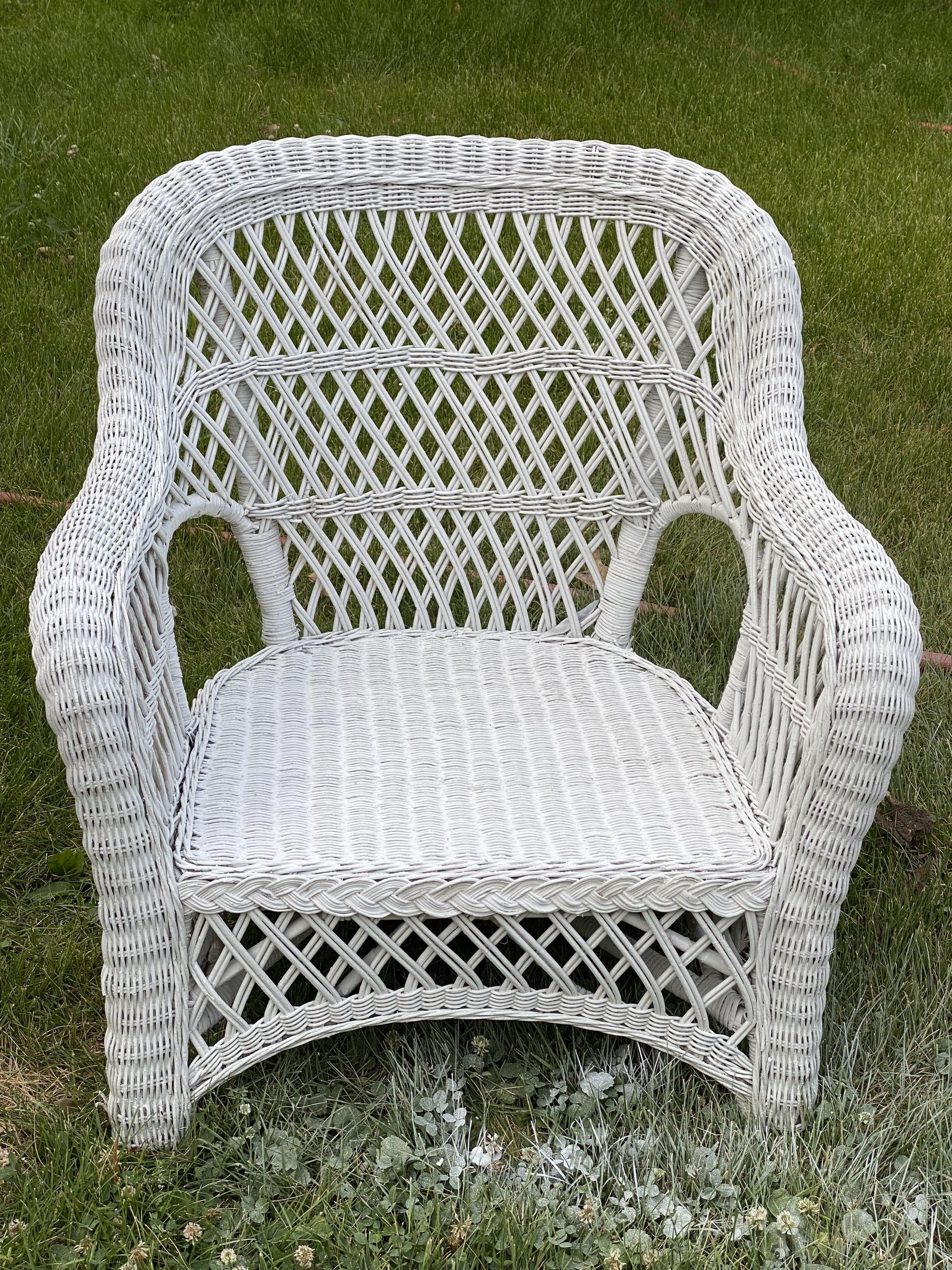 Clean and Repaint Your Old Wicker Furniture : 8 Steps (with Pictures ...