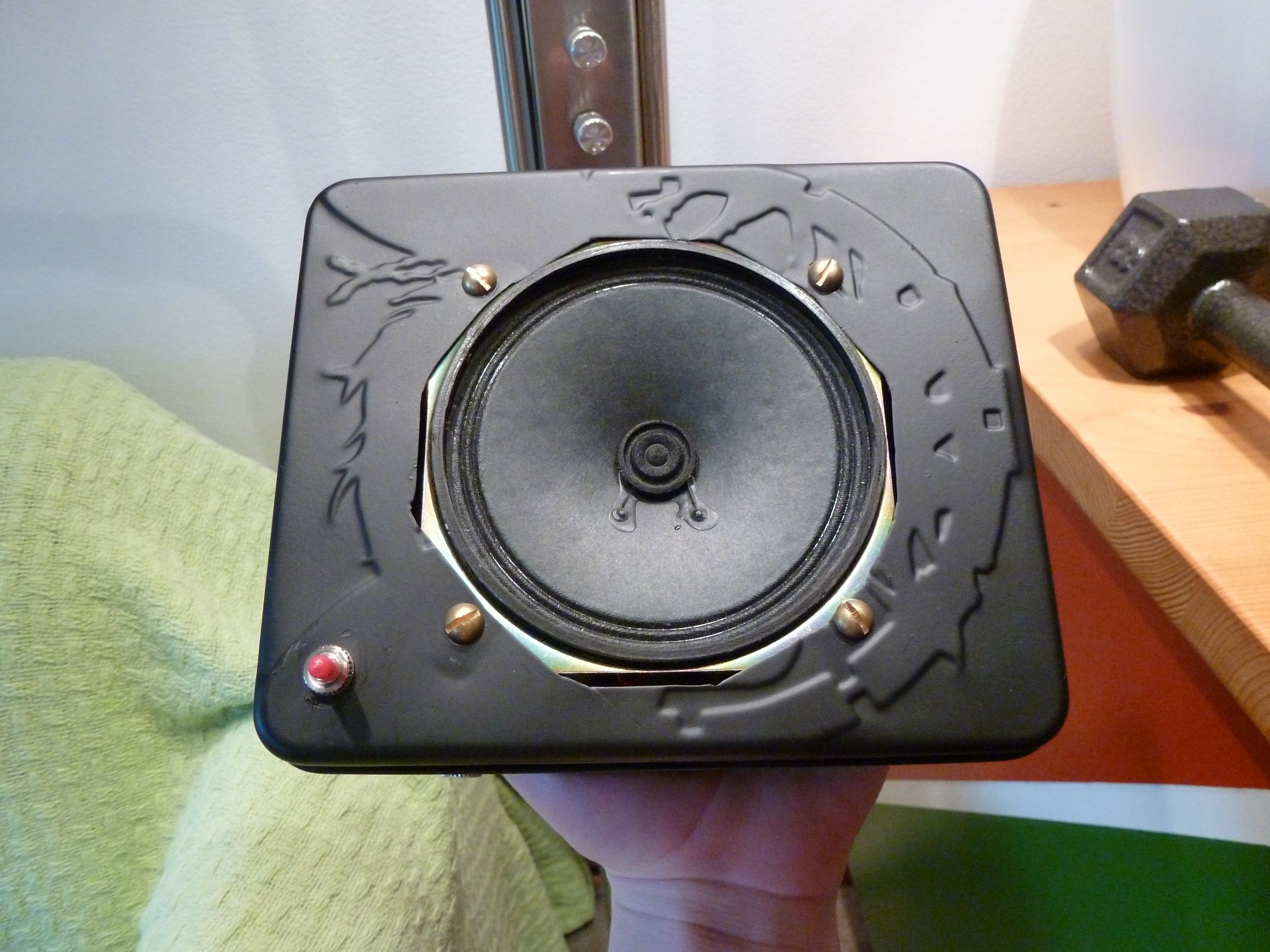 The BlackBox - a Amplifying Speaker Box Made of Mostly Recycled Parts ...