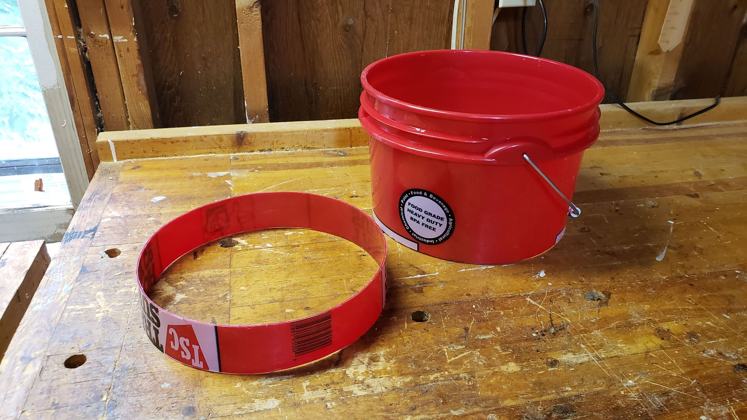 Beeswax Uncapping Tub Honey Strainer : 4 Steps - Instructables