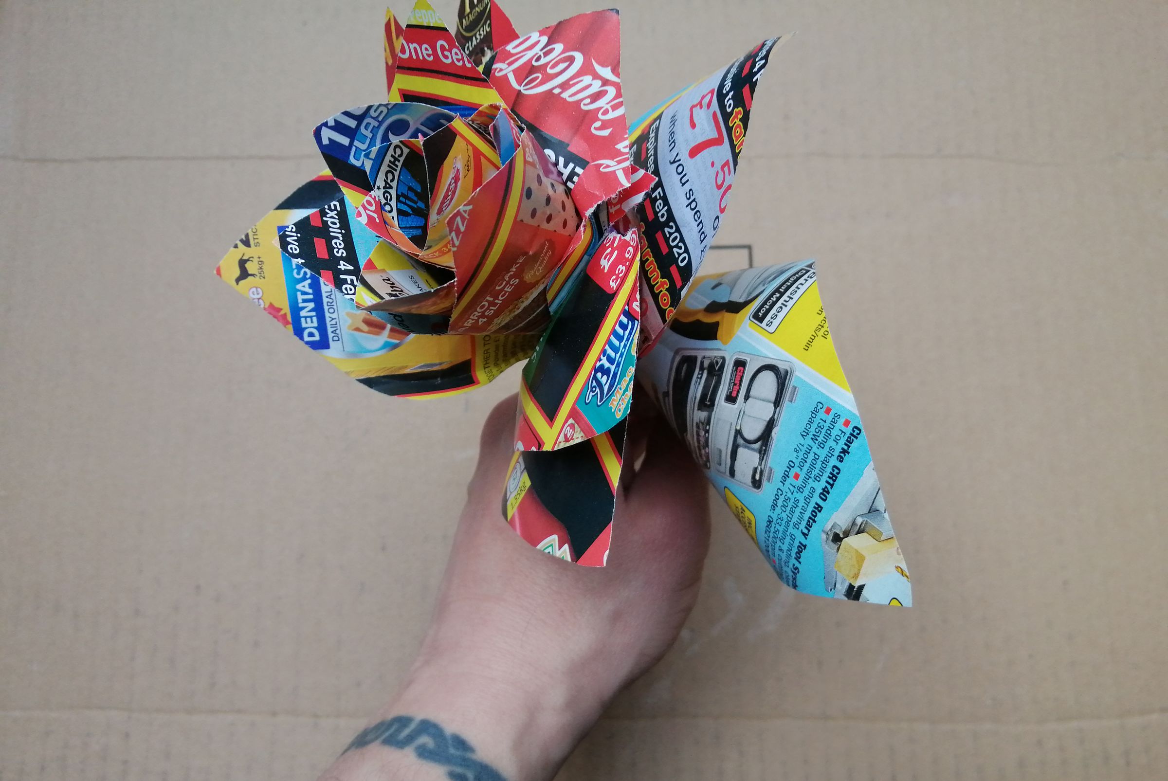 Junk Mail Flower : 5 Steps (with Pictures) - Instructables