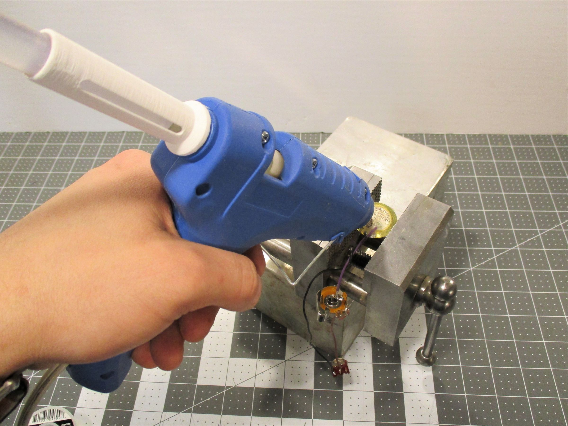 Working Microphone From Trash : 10 Steps (with Pictures) - Instructables