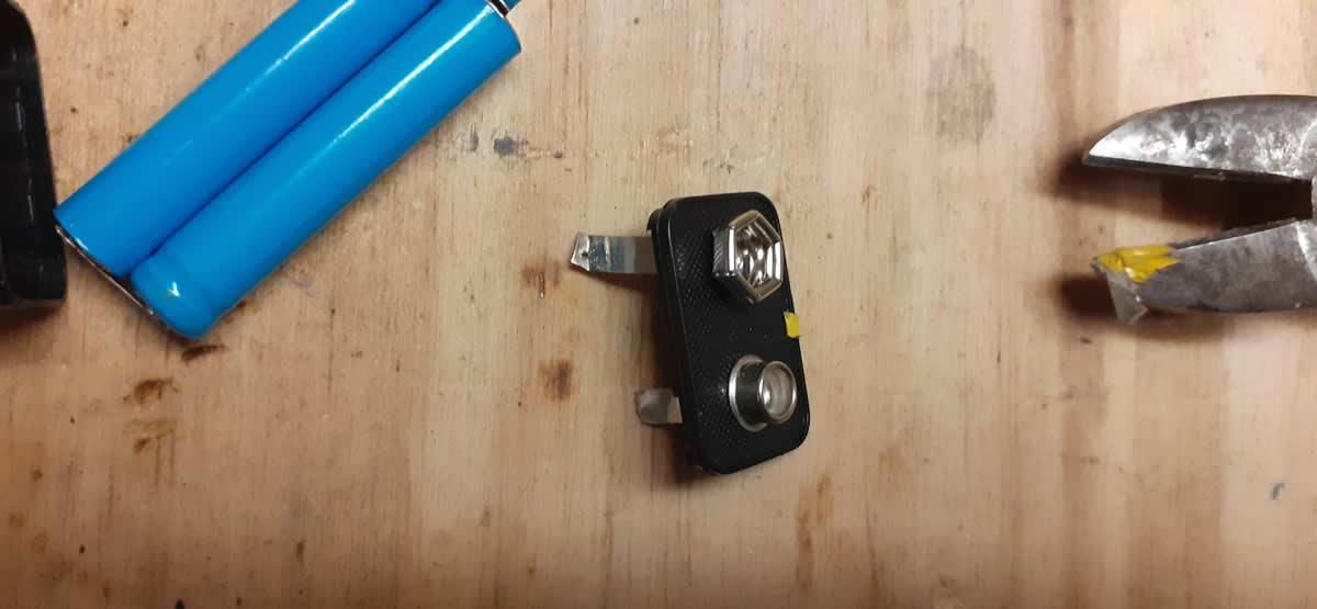 Replacing Normal Batteries With 18650 Rechargeable Batteries : 6 Steps ...