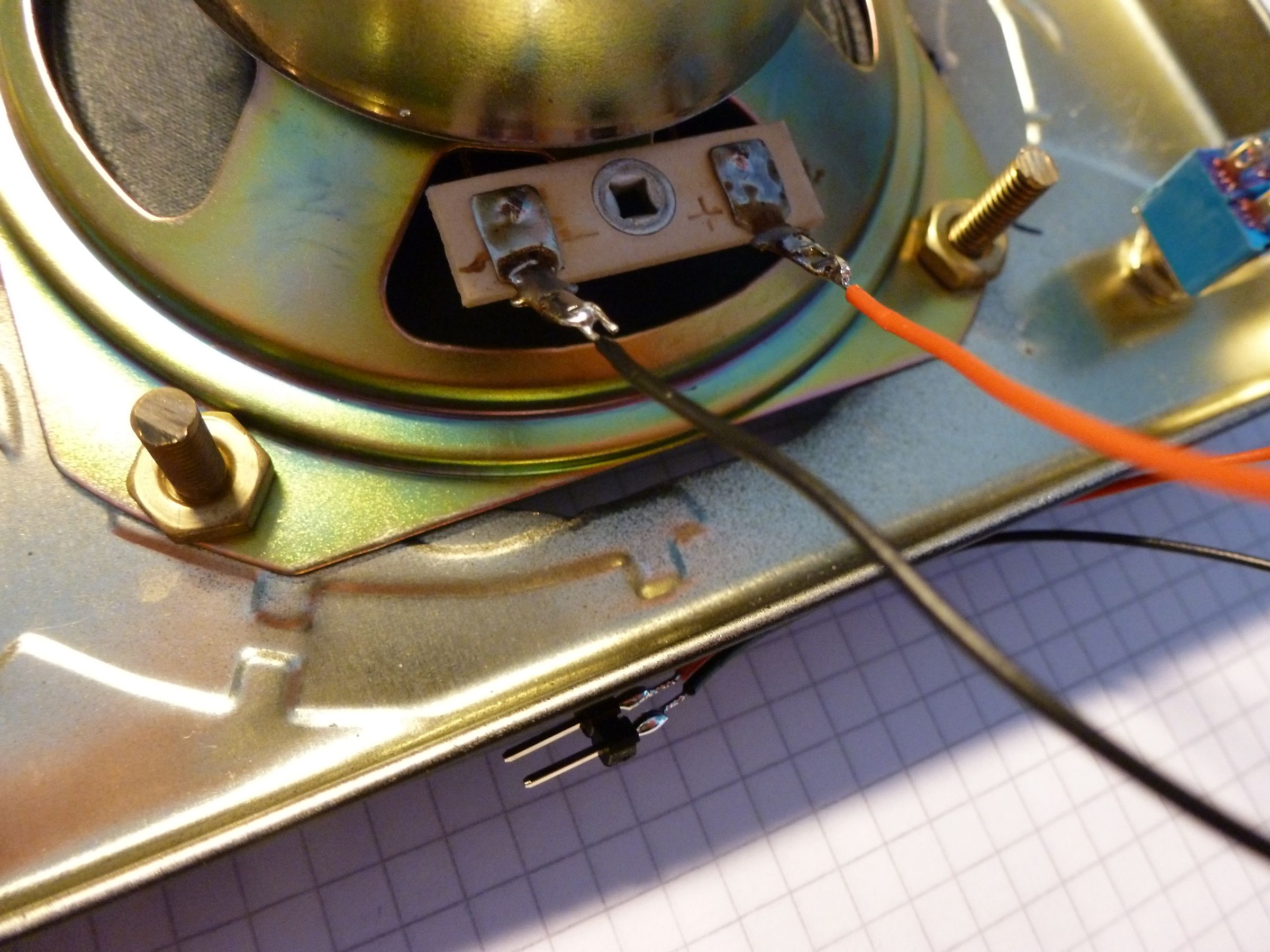 The BlackBox - a Amplifying Speaker Box Made of Mostly Recycled Parts ...