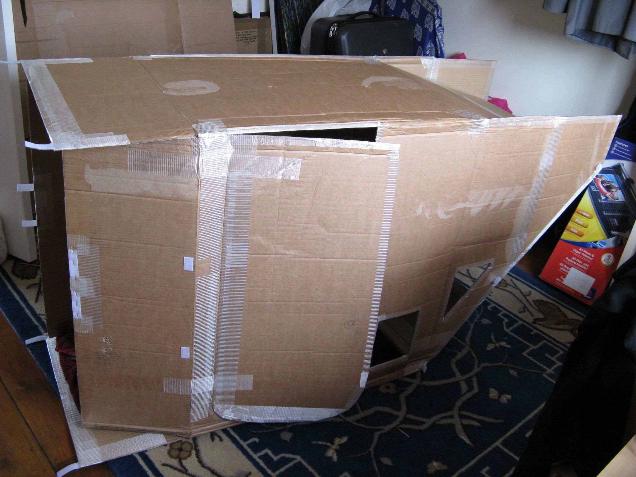 Spaceship for Kids Fold-able Made From Cardboard : 5 Steps (with ...