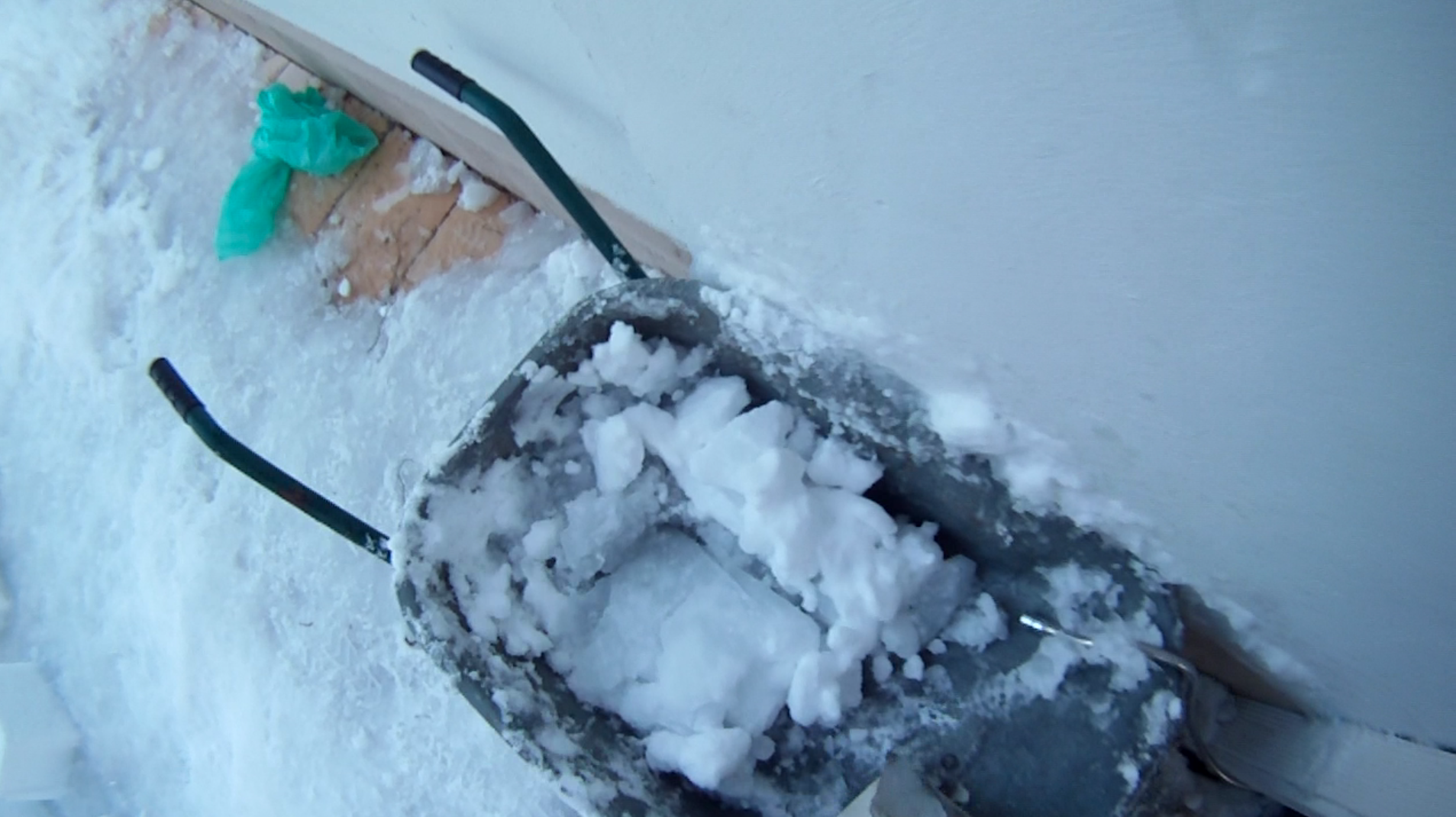 How to Make the Massive 3 Floor Snow Fort. : 9 Steps (with Pictures ...