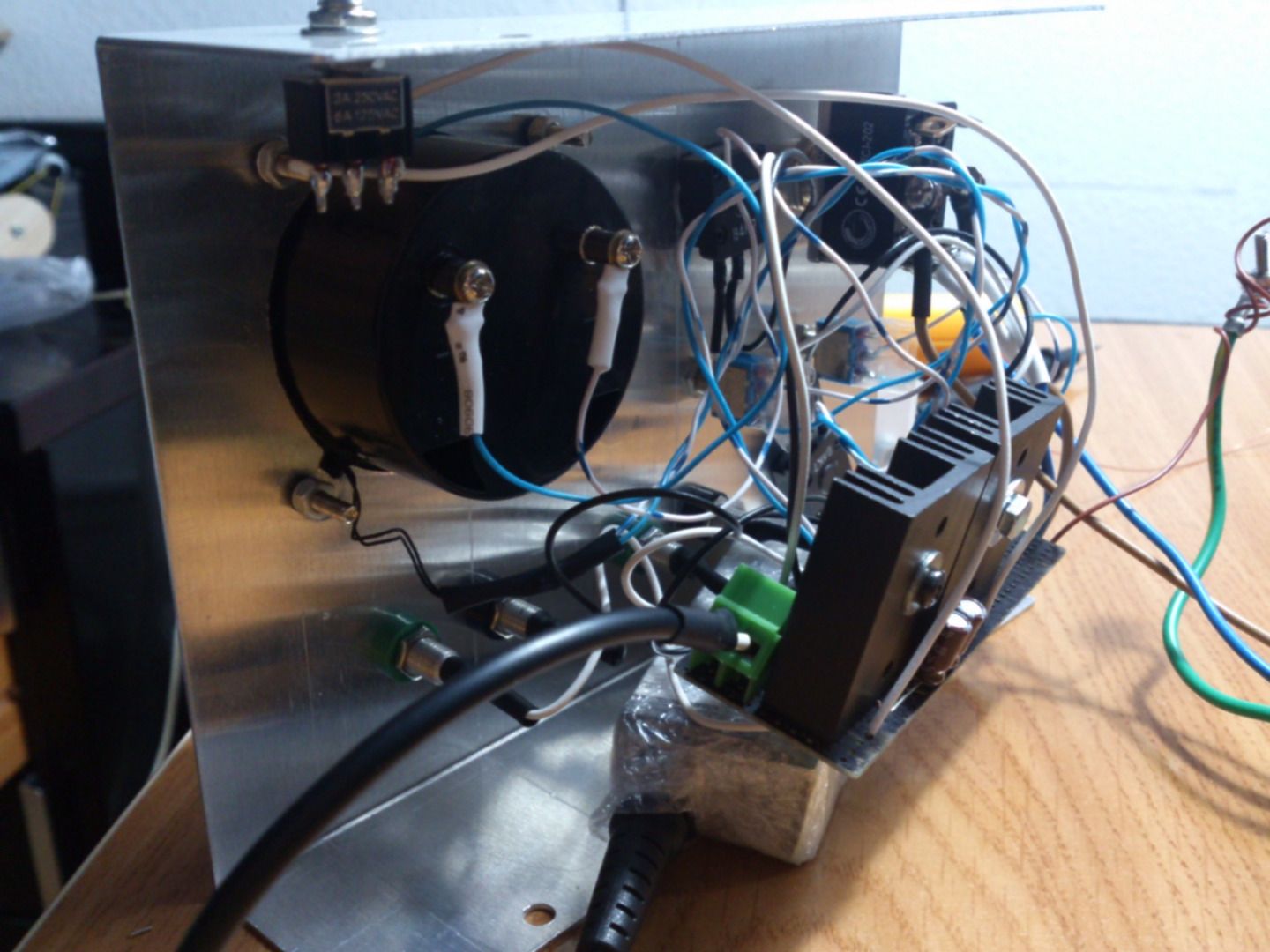DIY Power Supply : 9 Steps - Instructables