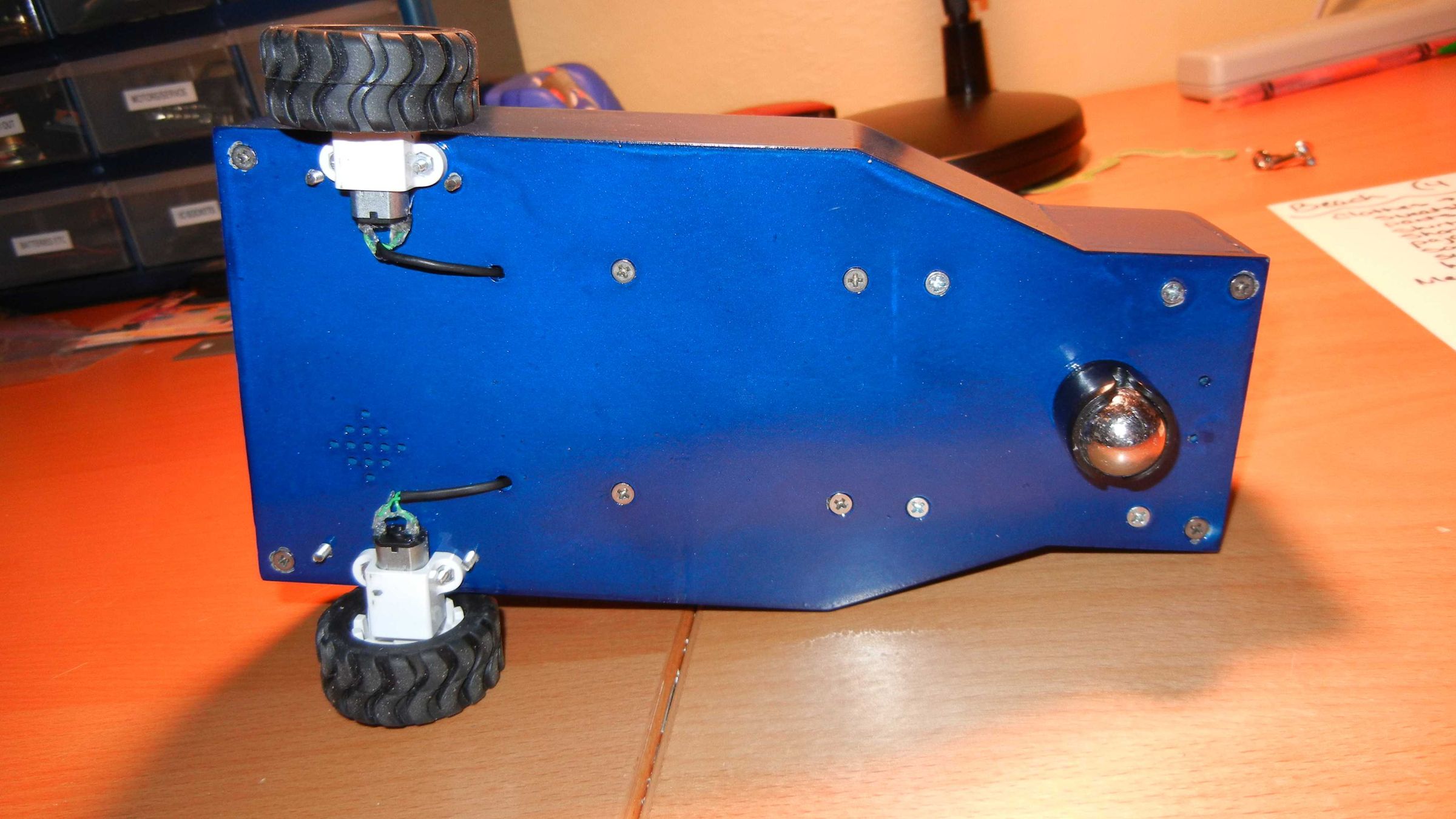 JabberBot! the Arduino Robot With an ATMega Brain and Bluetooth Braun ...