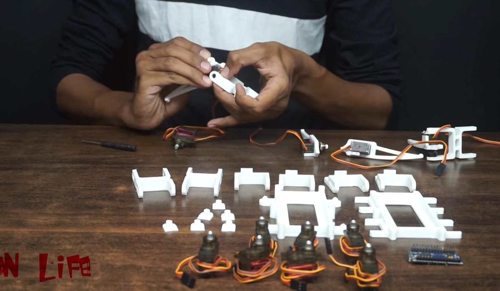 How to Make a WALKING SPIDER ROBOT at Home | 3D Printed Crawling Robot ...