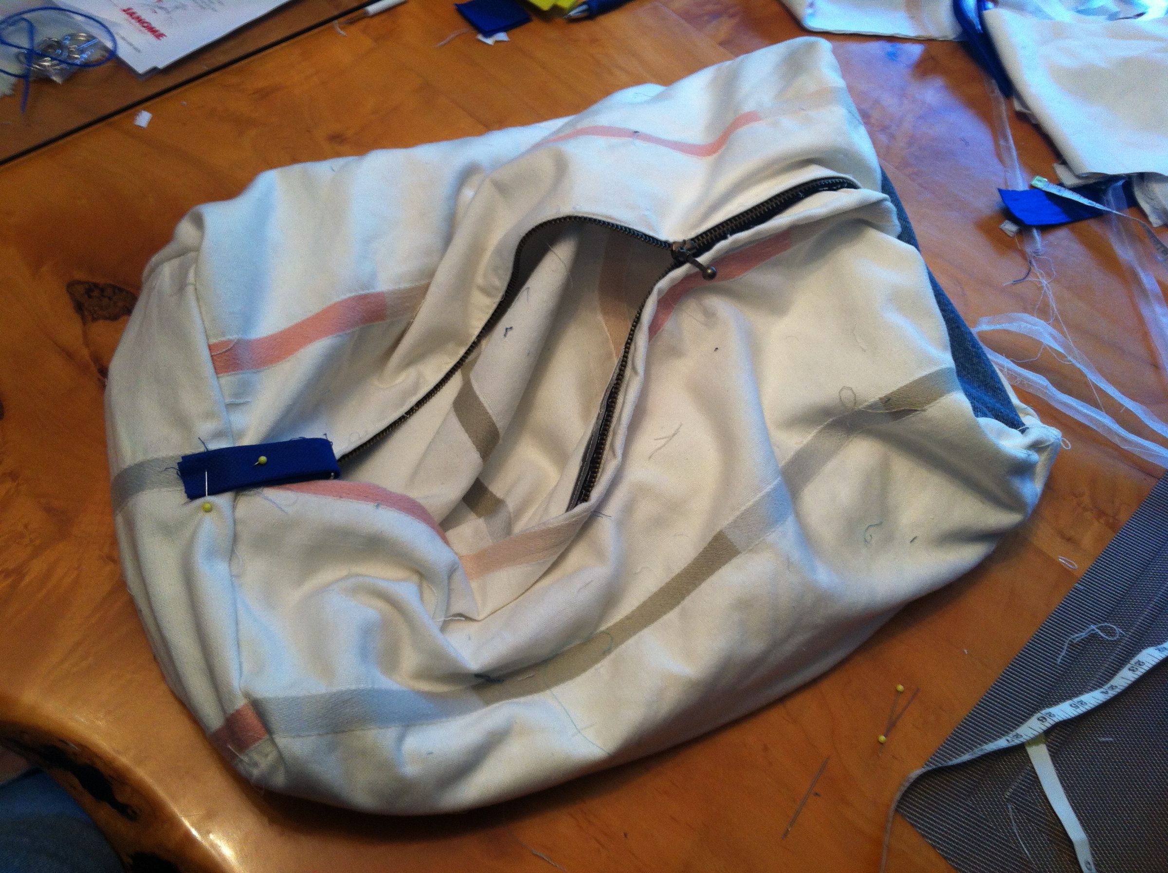 How to Make a Backpack-Dufflebag Convertible : 7 Steps - Instructables