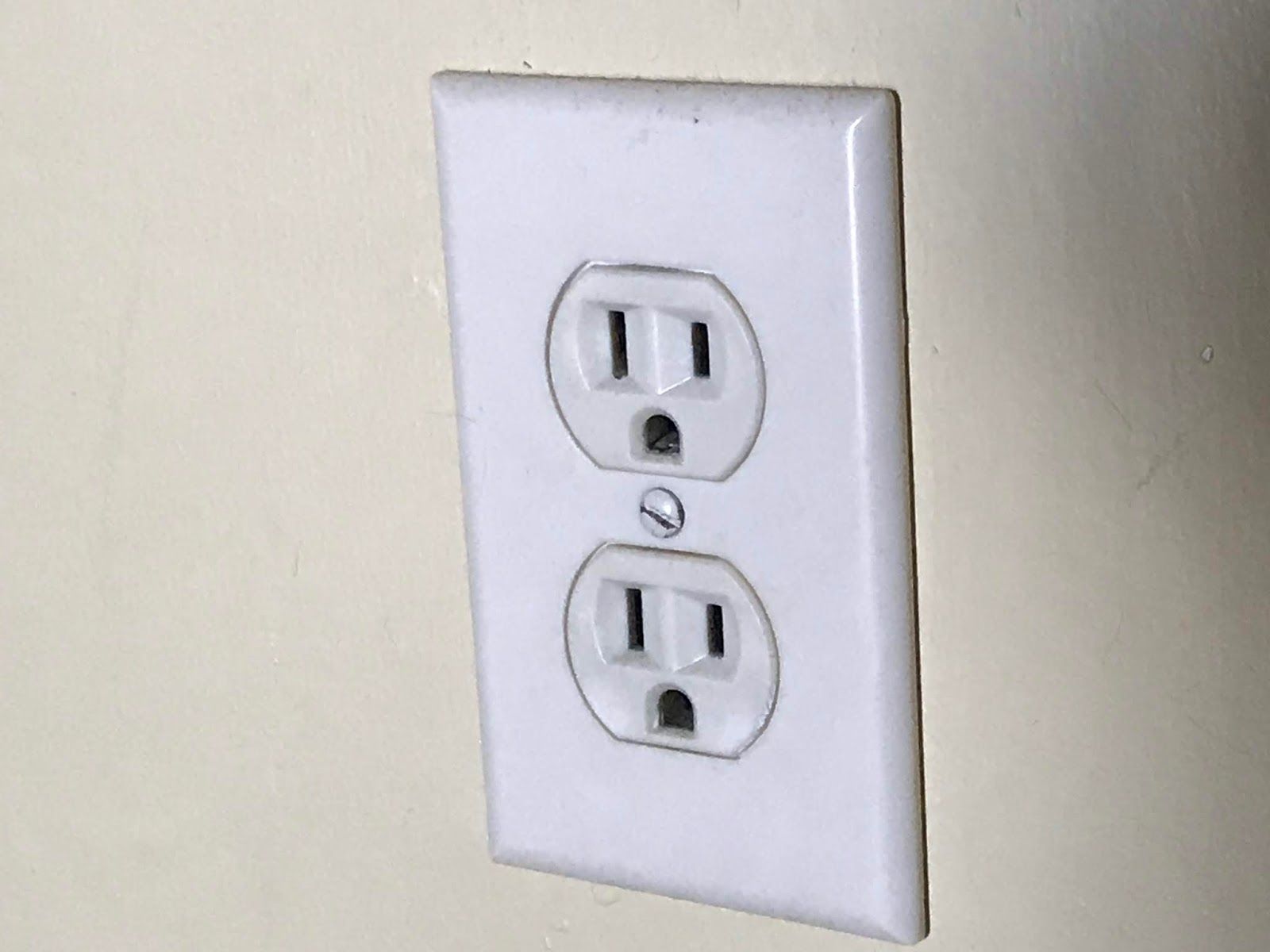 Installing an USB Charger Wall Outlet : 4 Steps - Instructables