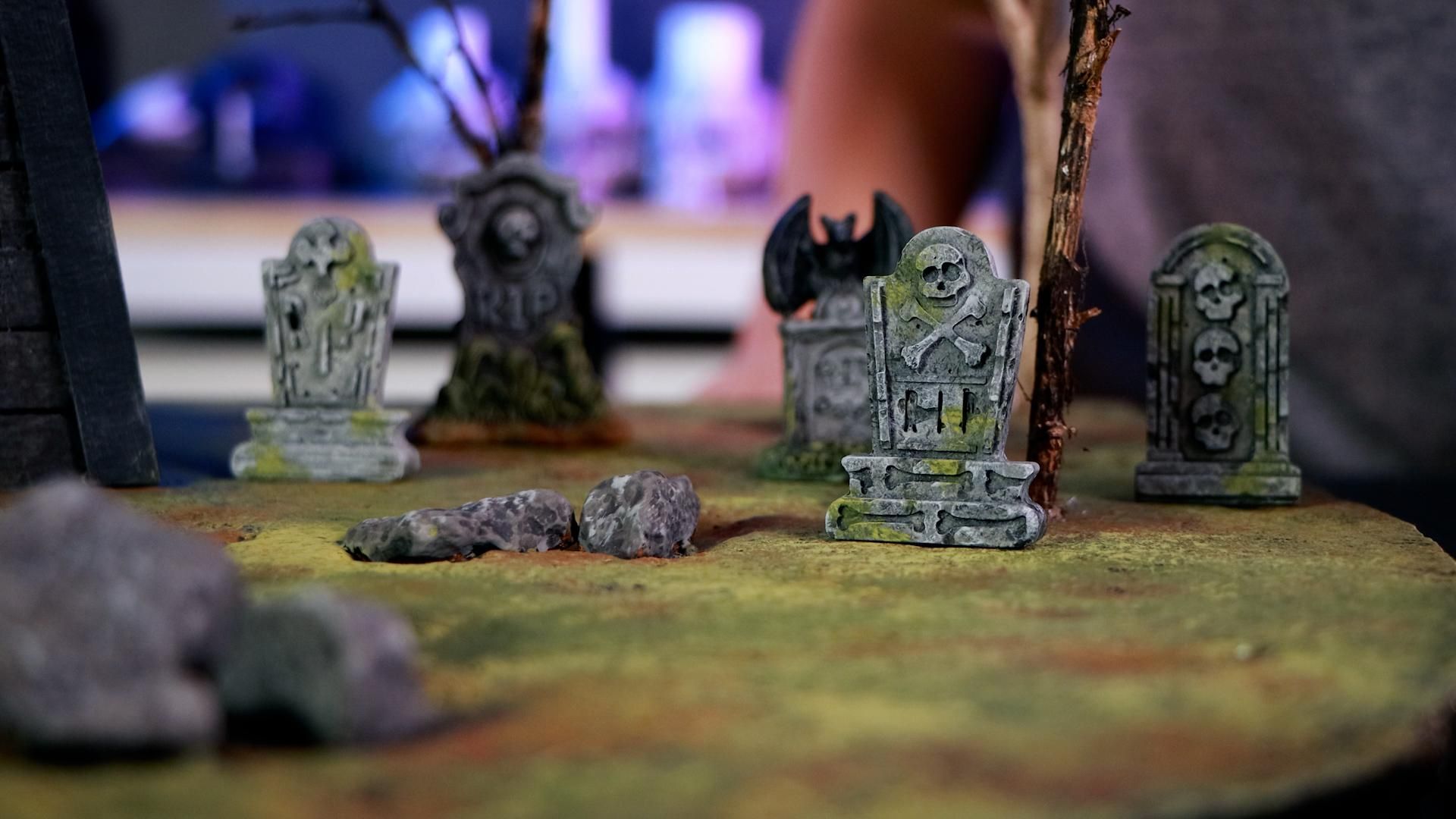 DIY Miniature Haunted House : 13 Steps (with Pictures) - Instructables