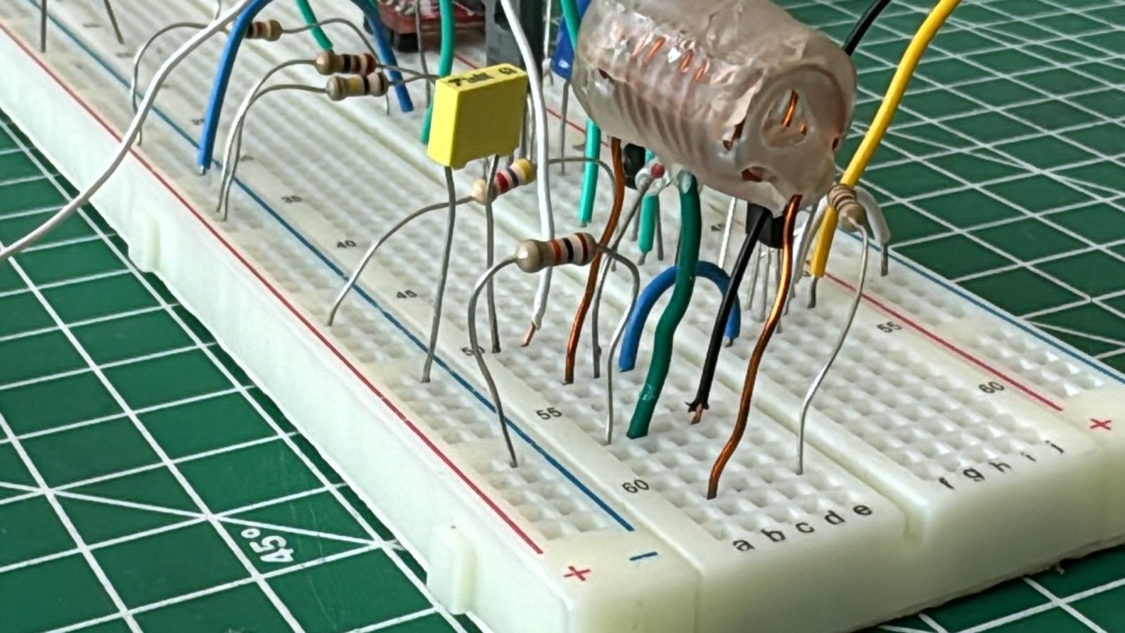 Simple FM Radio (Updated) : 6 Steps (with Pictures) - Instructables