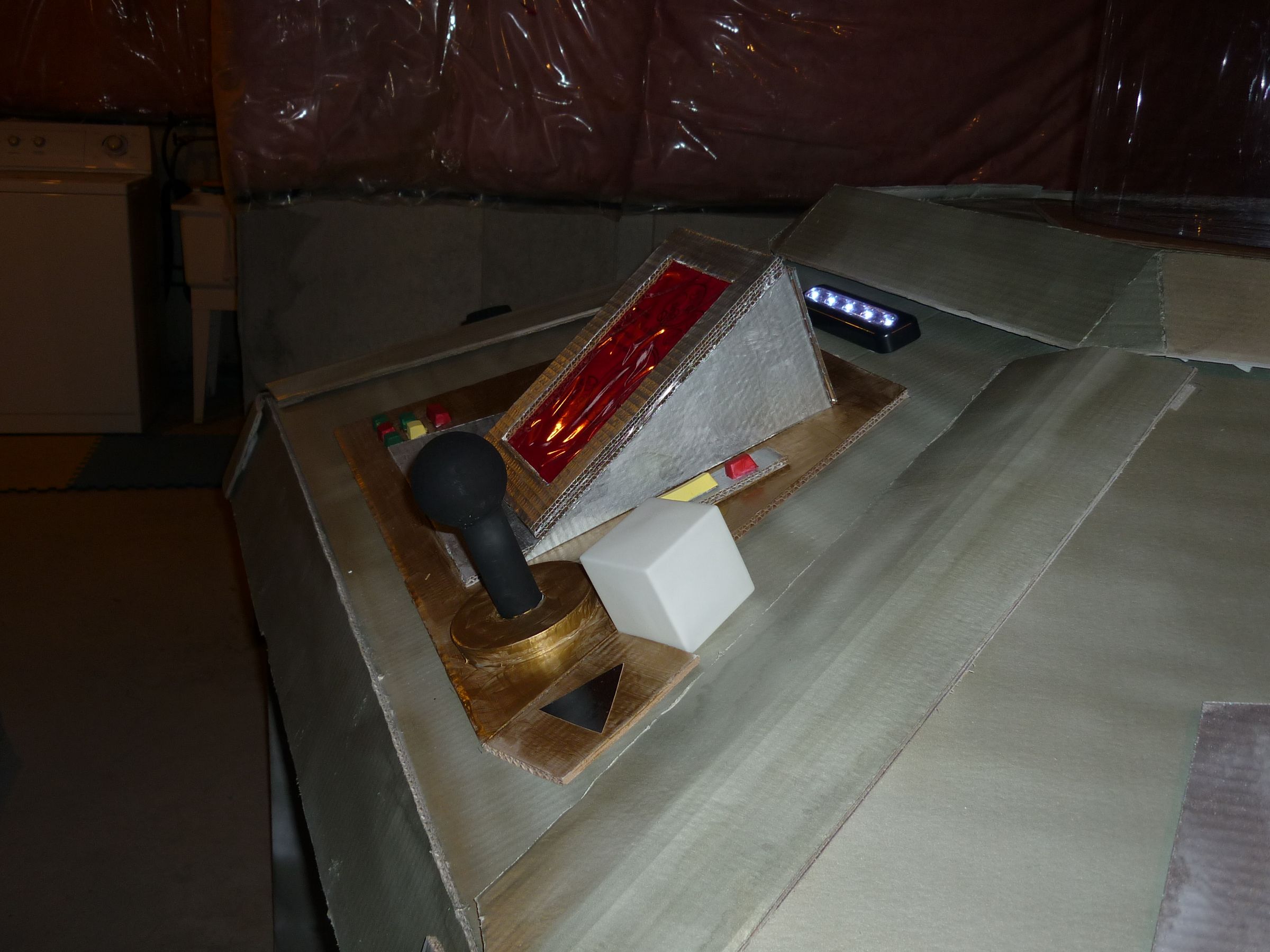 Doctor Who Tardis Cardboard Console : 8 Steps (with Pictures ...