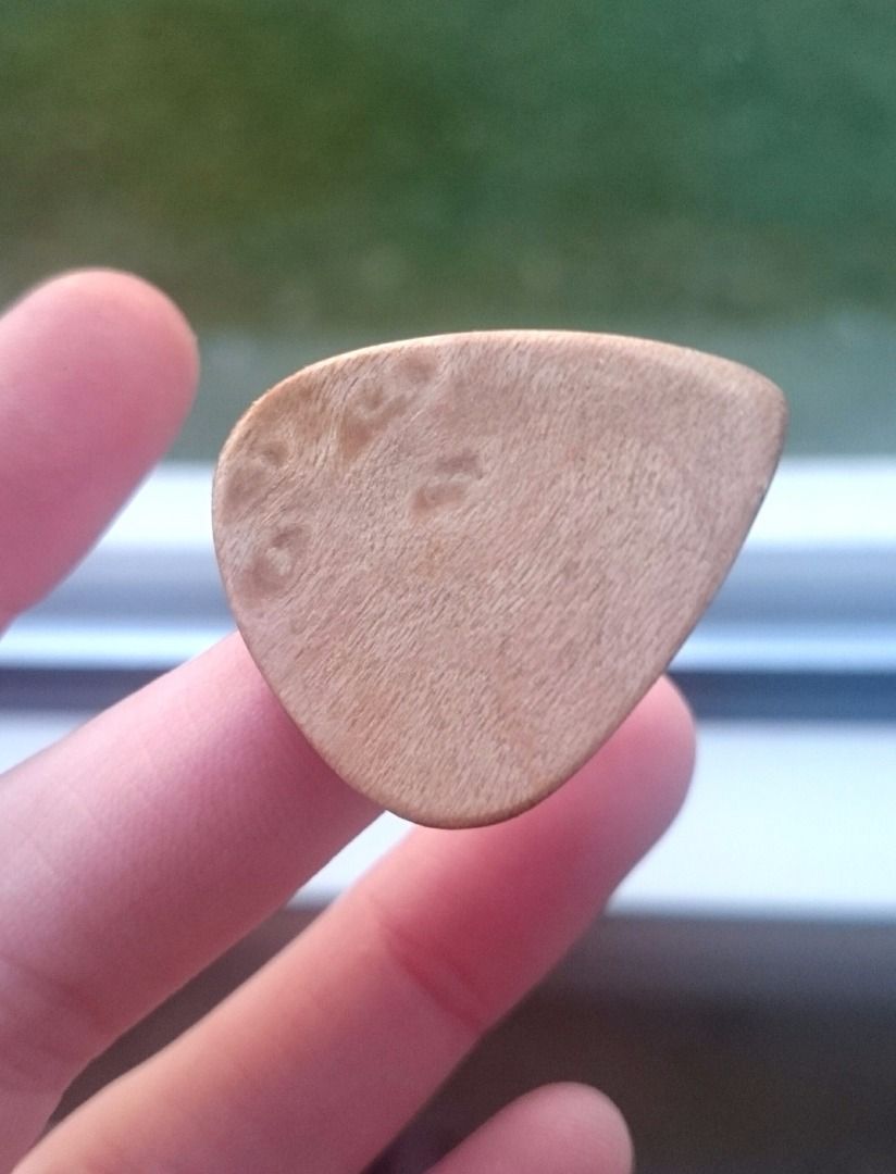 How to Make Wooden Guitar Picks With Wood Veneer : 4 Steps (with ...