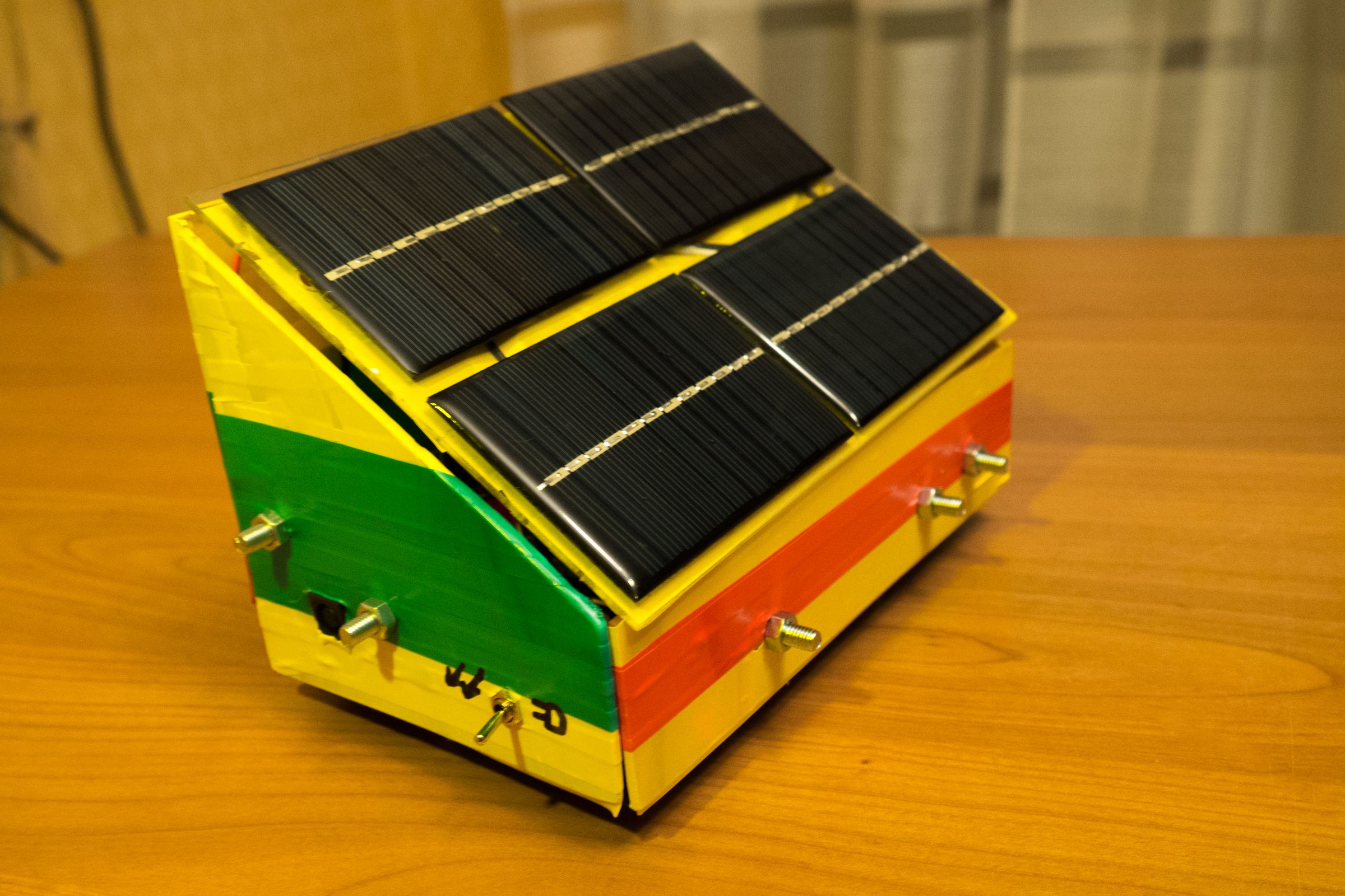 4S 18650 Li-ion Battery Cell Charger Powered by Sun : 7 Steps ...