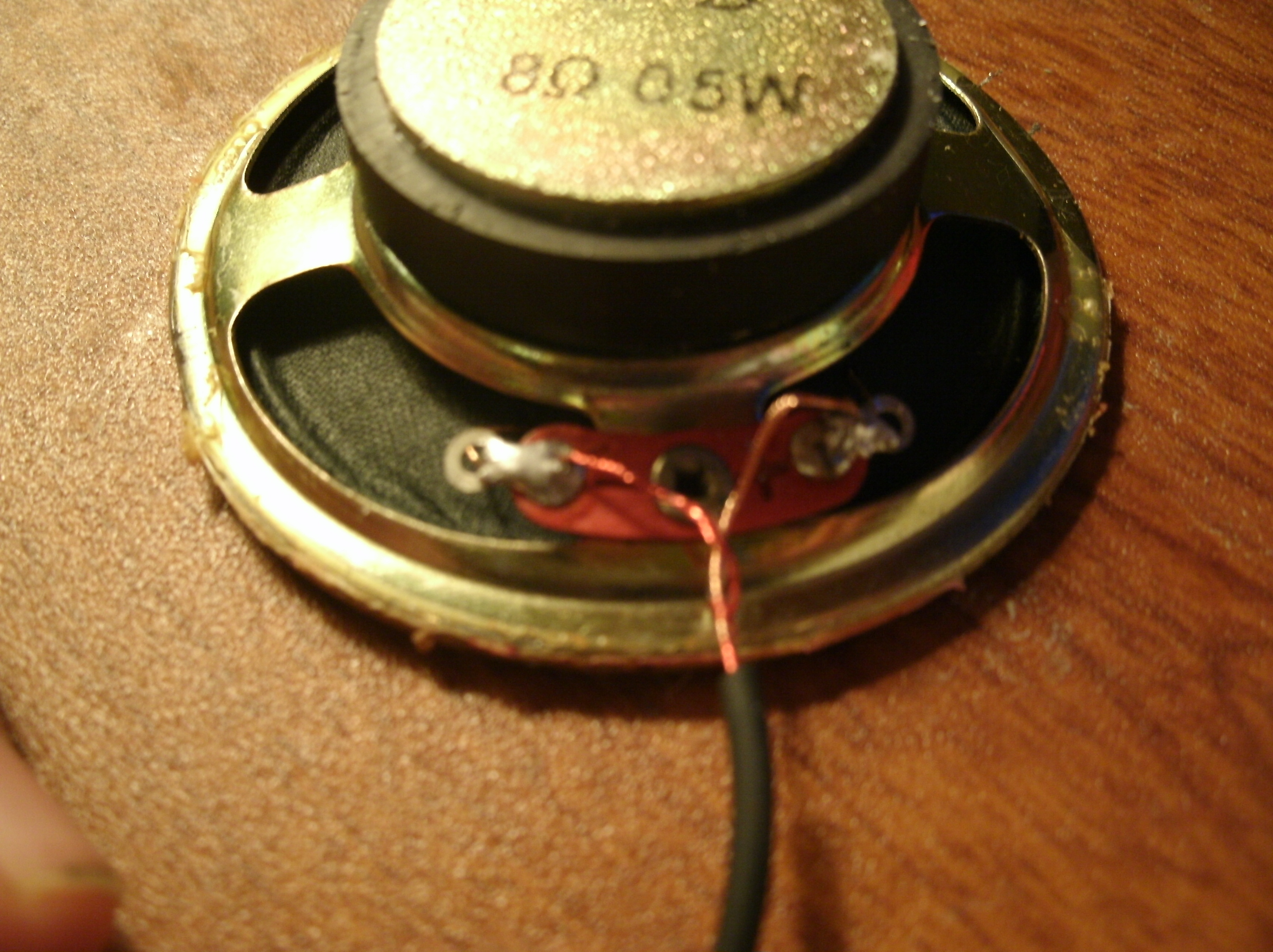 Portable Ipod Speaker With LEDS!!! : 9 Steps - Instructables