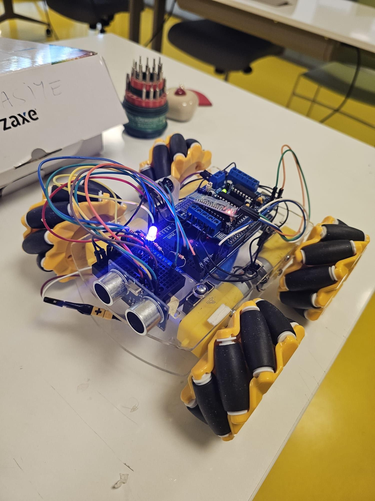 Mecanum Robot With Parking Sensor : 3 Steps - Instructables