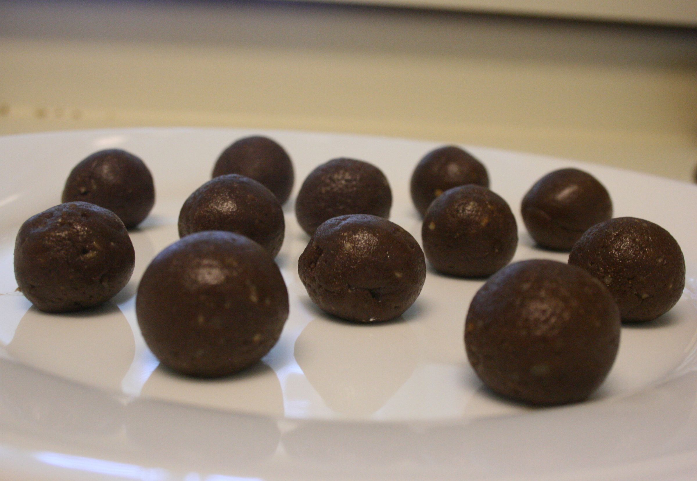 5-minute Chocolate Balls : 4 Steps (with Pictures) - Instructables
