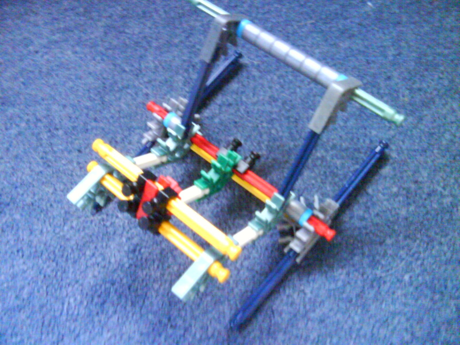 Knex PS3 Controller Stand - Instructables