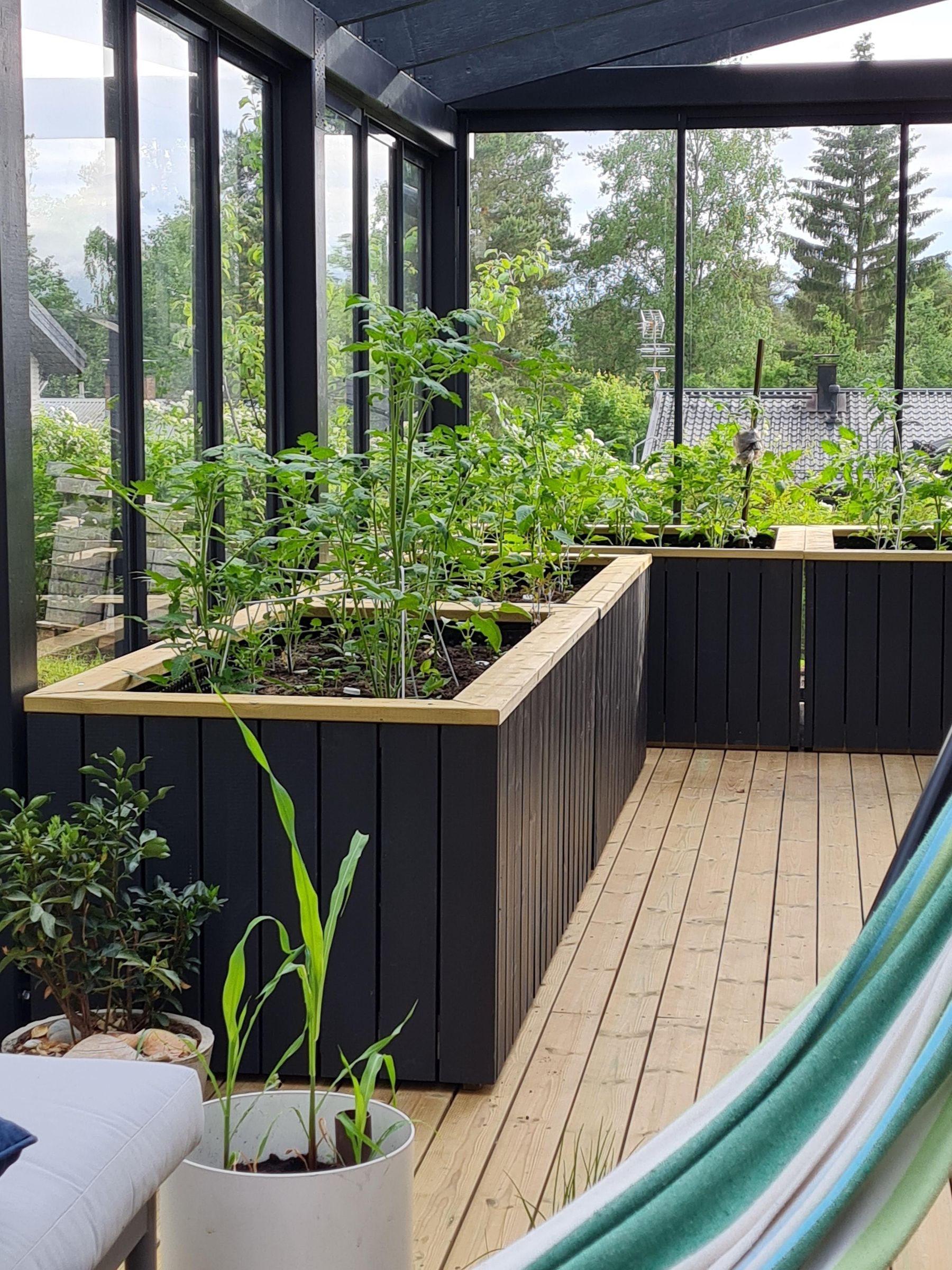 Superior XL Planter Box : 10 Steps (with Pictures) - Instructables