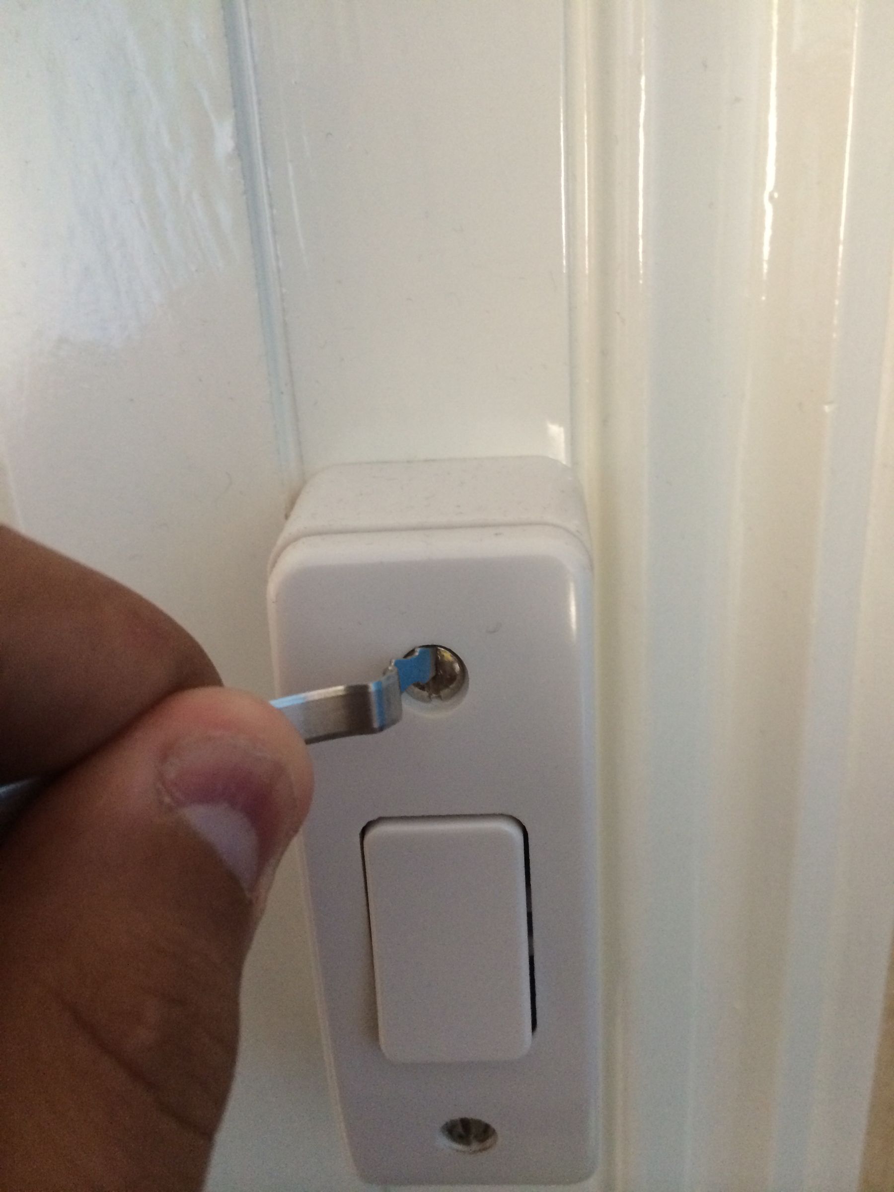 Make Shift Screwdriver : 5 Steps - Instructables