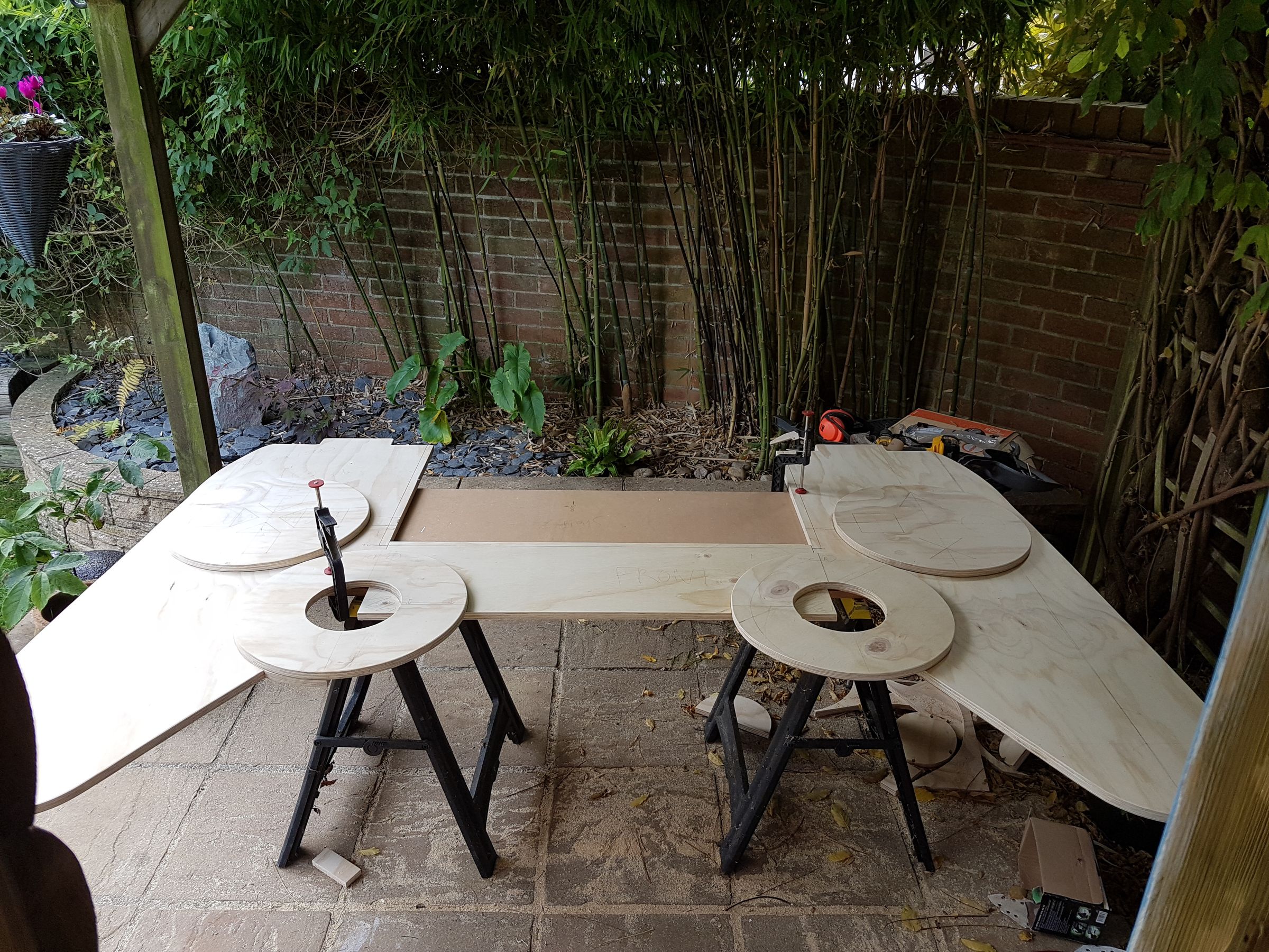 Dazzlers PS4 Console Station : 5 Steps - Instructables