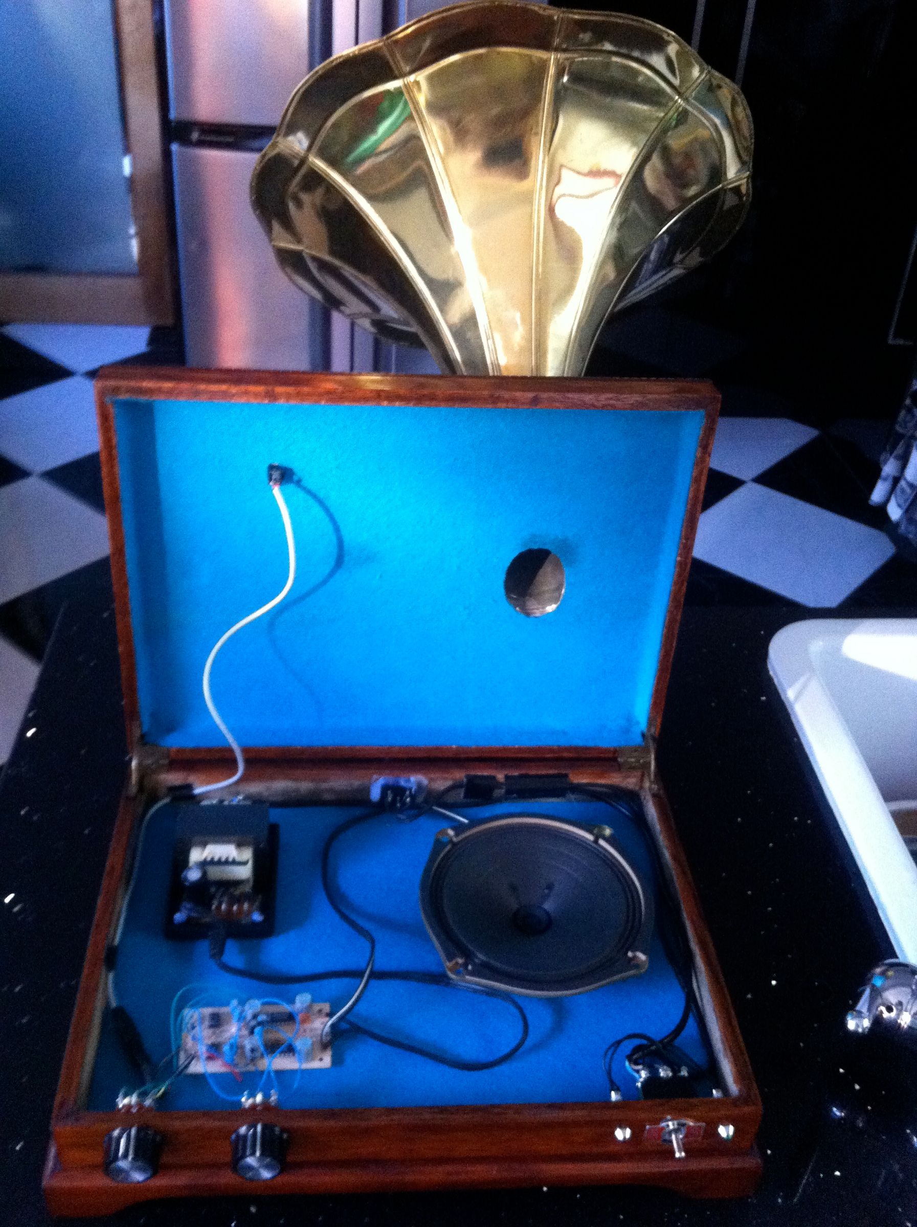 Steampunk IPhonograph : 11 Steps (with Pictures) - Instructables