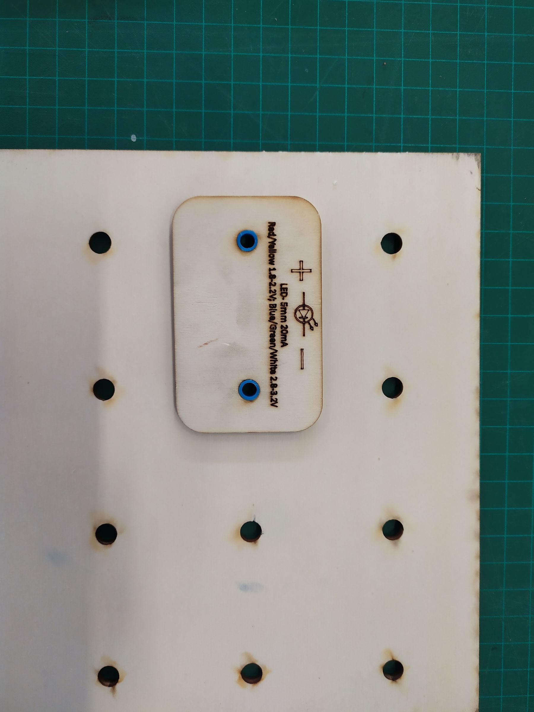 Electronic Tiles - a Physical Environment for Classroom Electronic ...