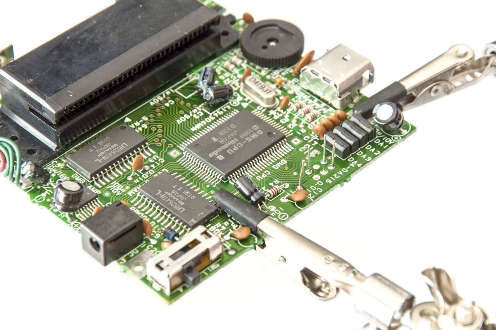 Game Boy™ DMG Bi-vert Chip Installation : 19 Steps - Instructables