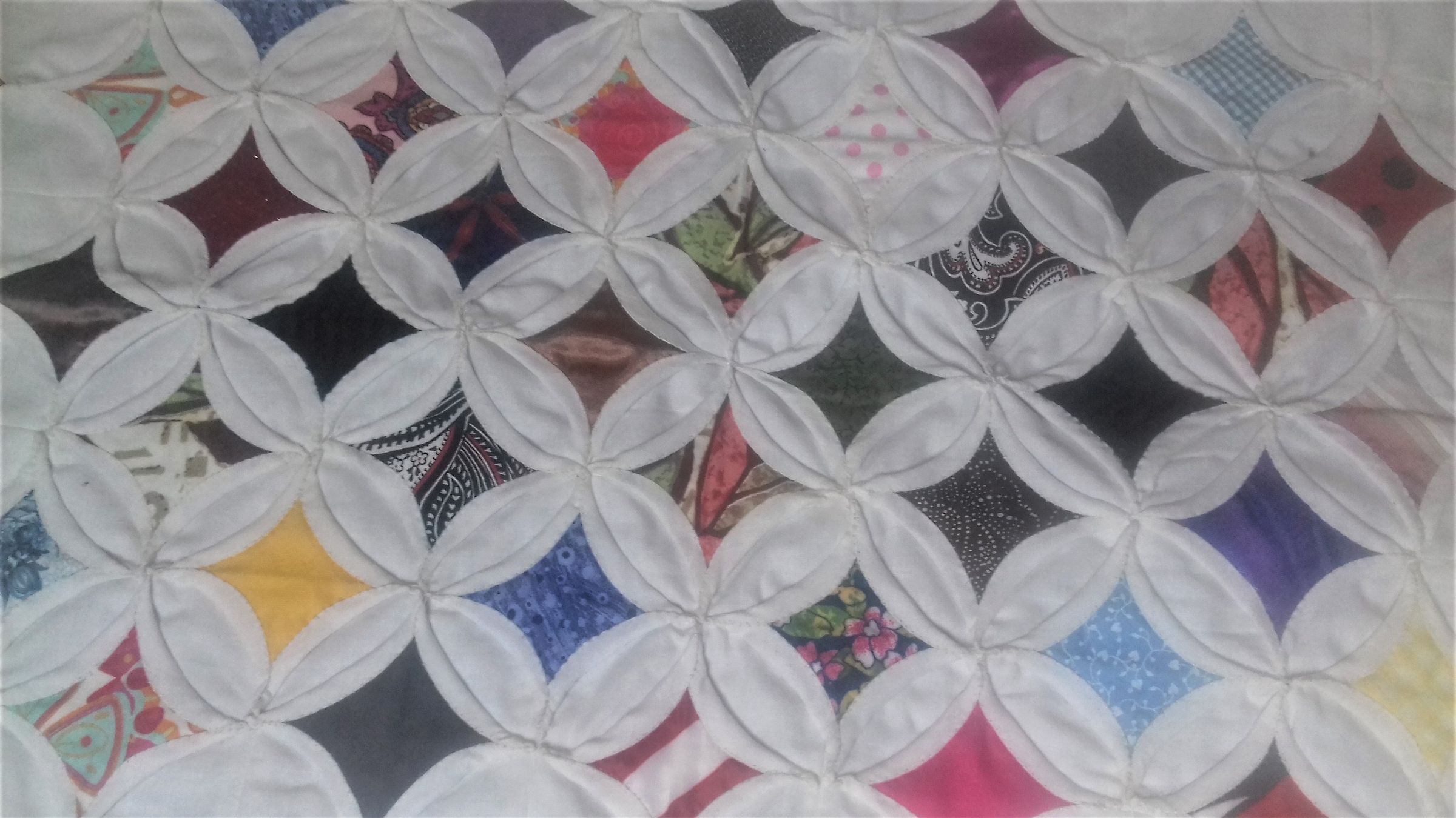Cathedral Window Quilt DIY : 3 Steps - Instructables