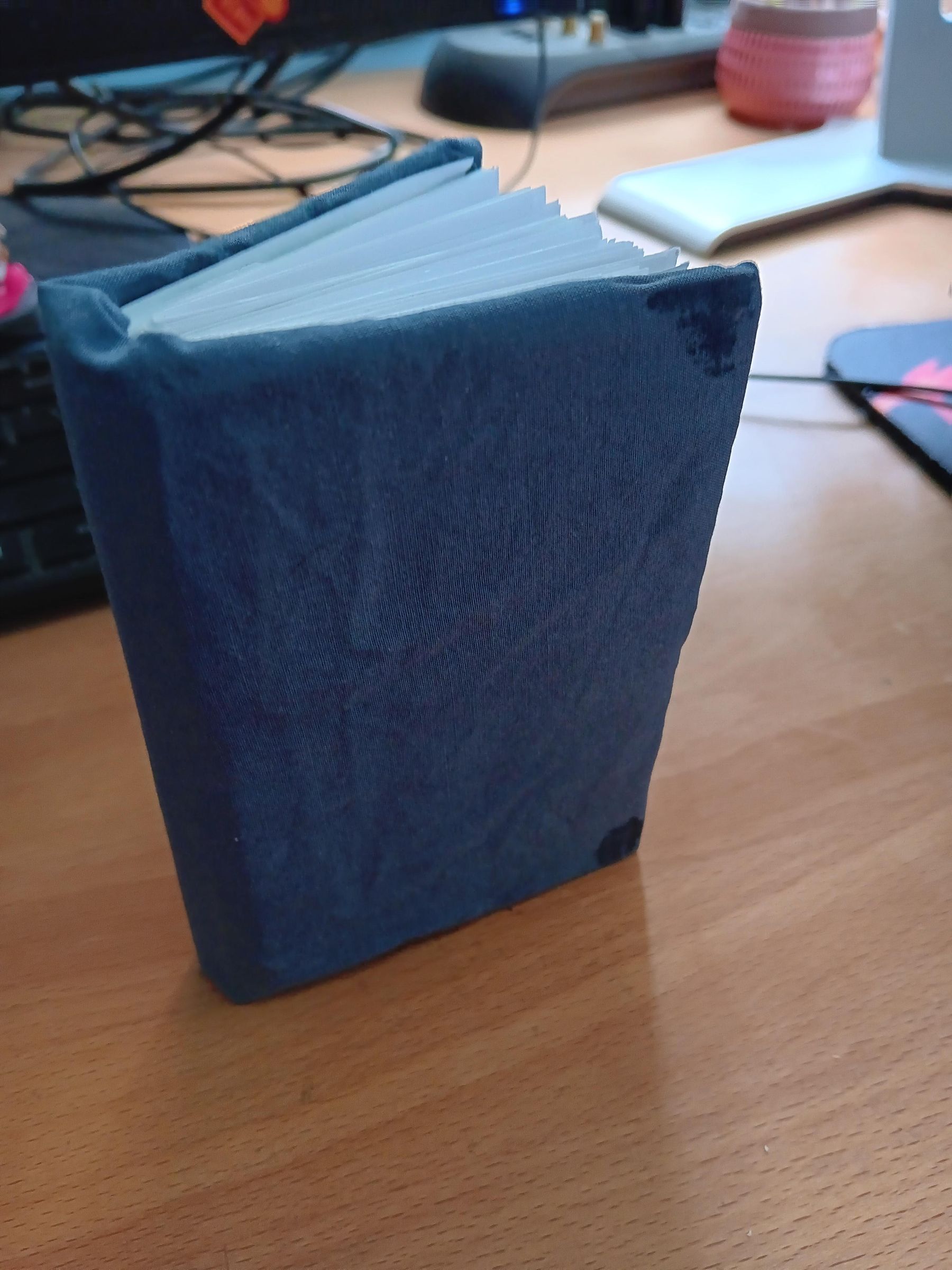 LIS 7580 - Bookbinding : 8 Steps - Instructables