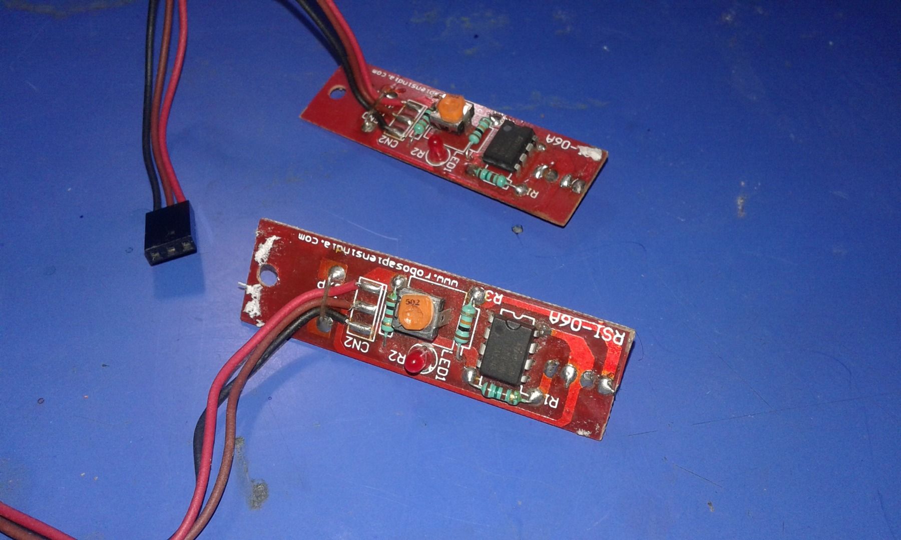 SIMPLEST LINE FOLLOWER : 3 Steps - Instructables