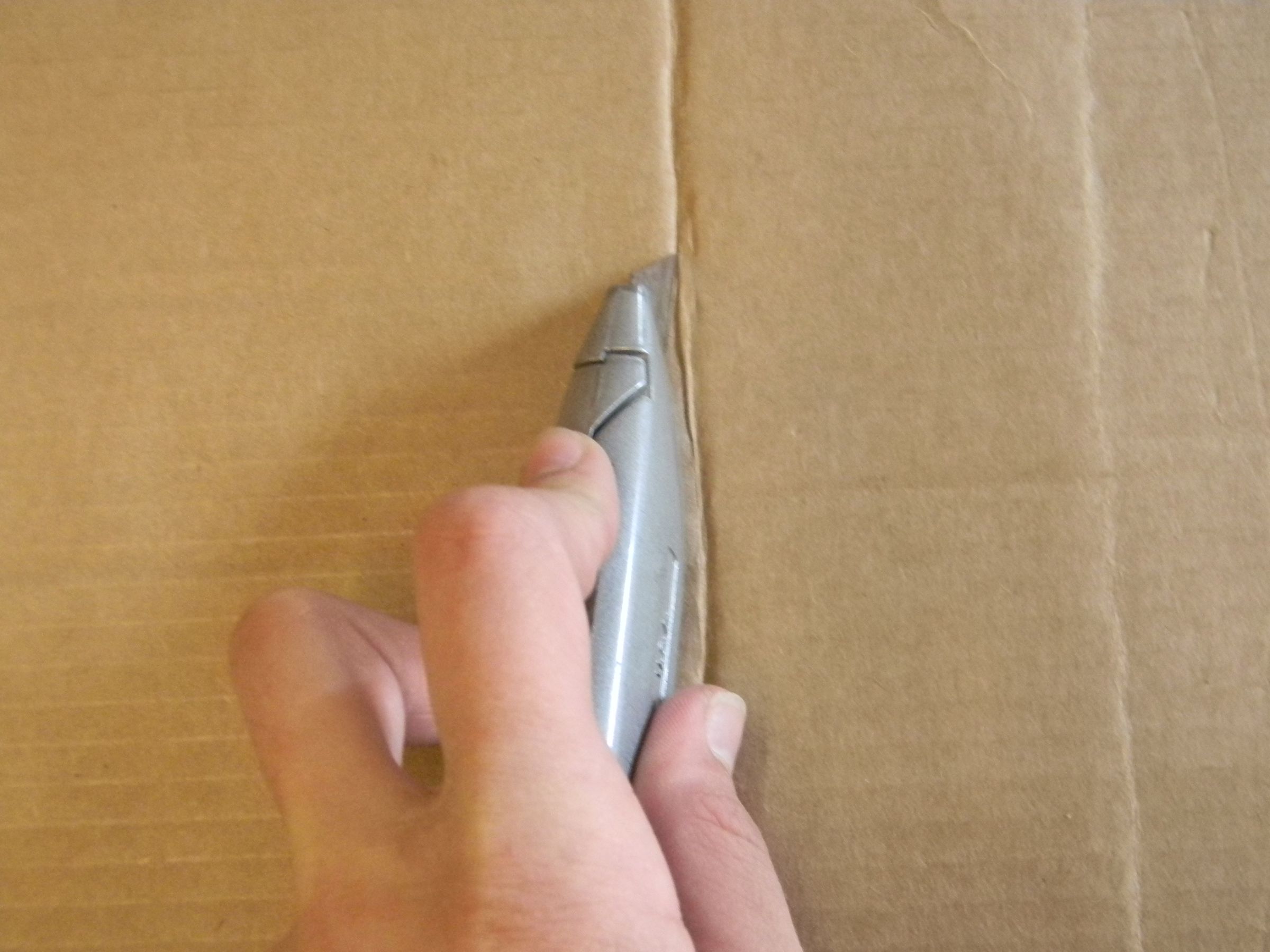 Carlos, the Corrugated Cardboard Surfboard: : 6 Steps - Instructables