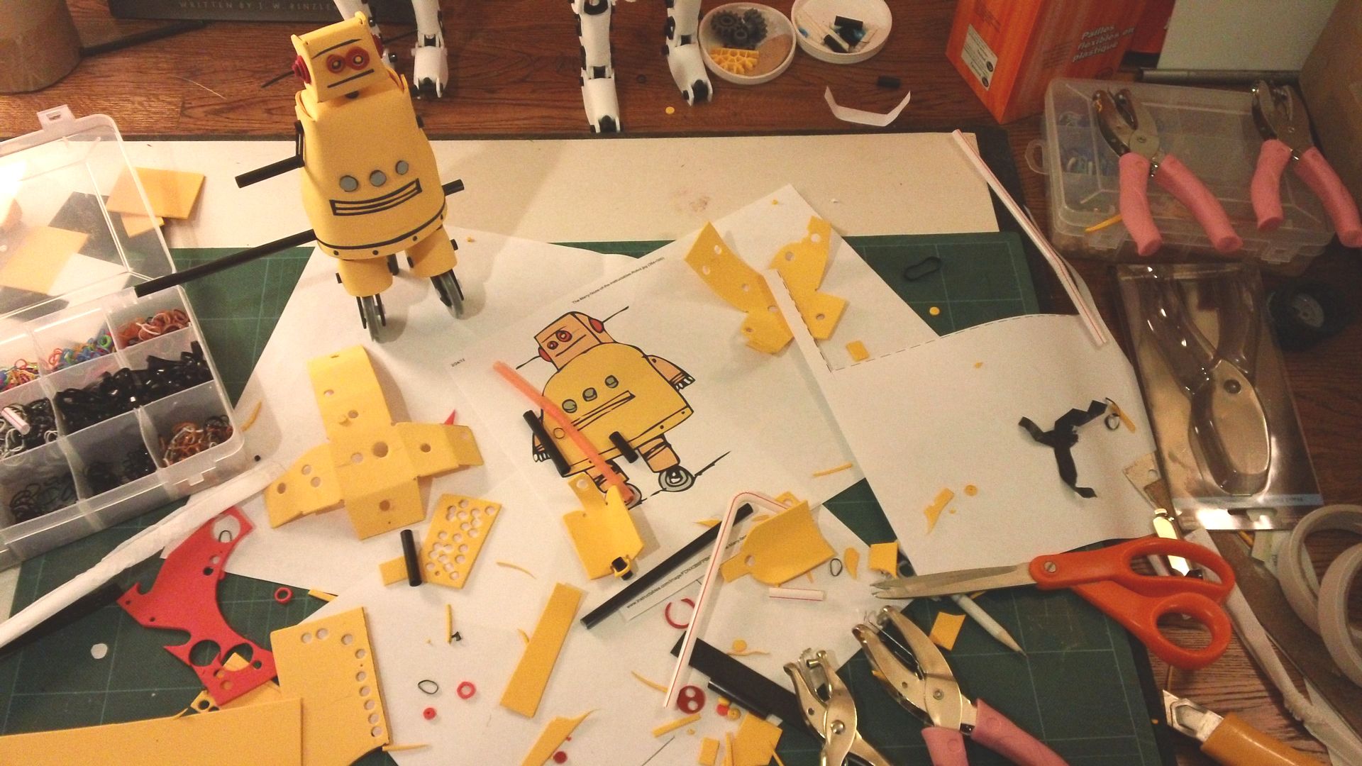 Strawbots: Instructables Robot : 12 Steps (with Pictures) - Instructables