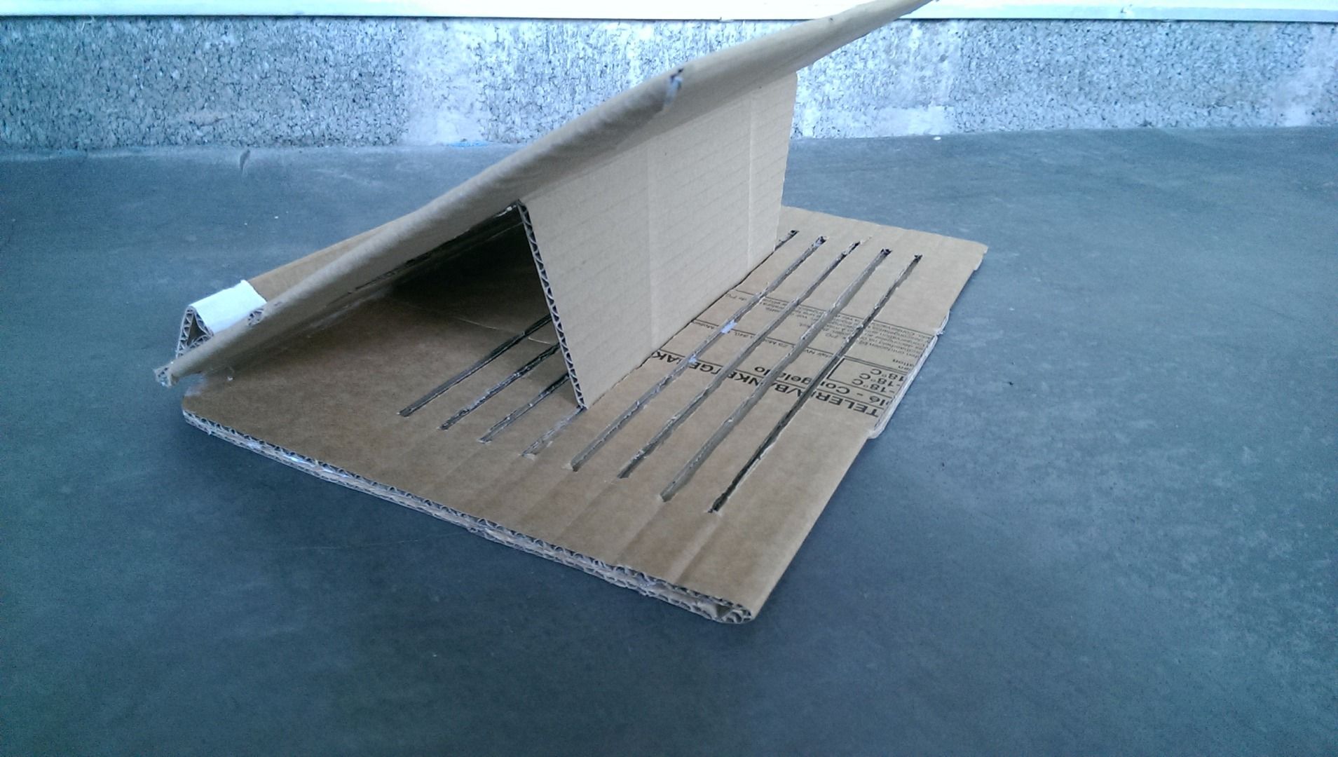 Cardboard Laptop Holder : 6 Steps (with Pictures) - Instructables