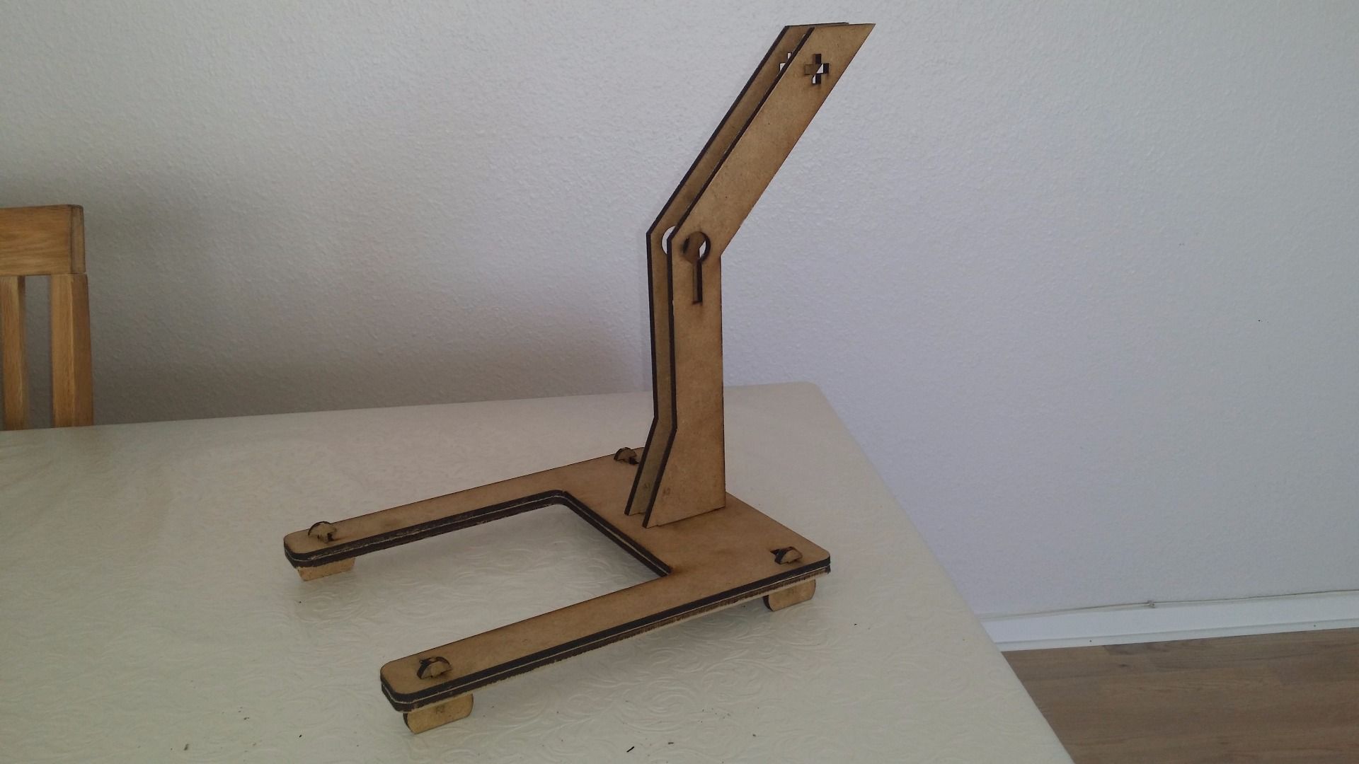 Lasercut Crane W. Automatic Hydraulics : 8 Steps - Instructables