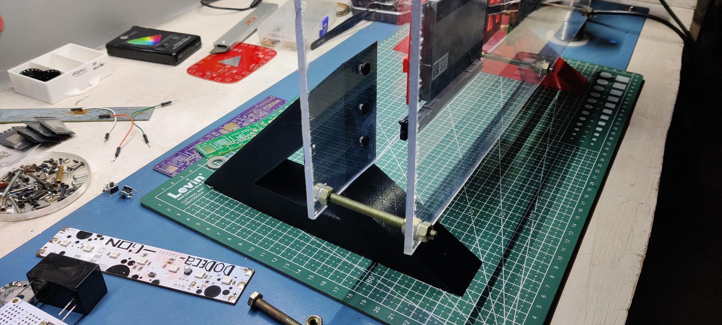 CyberDesk Ultra Pro Max : 20 Steps (with Pictures) - Instructables