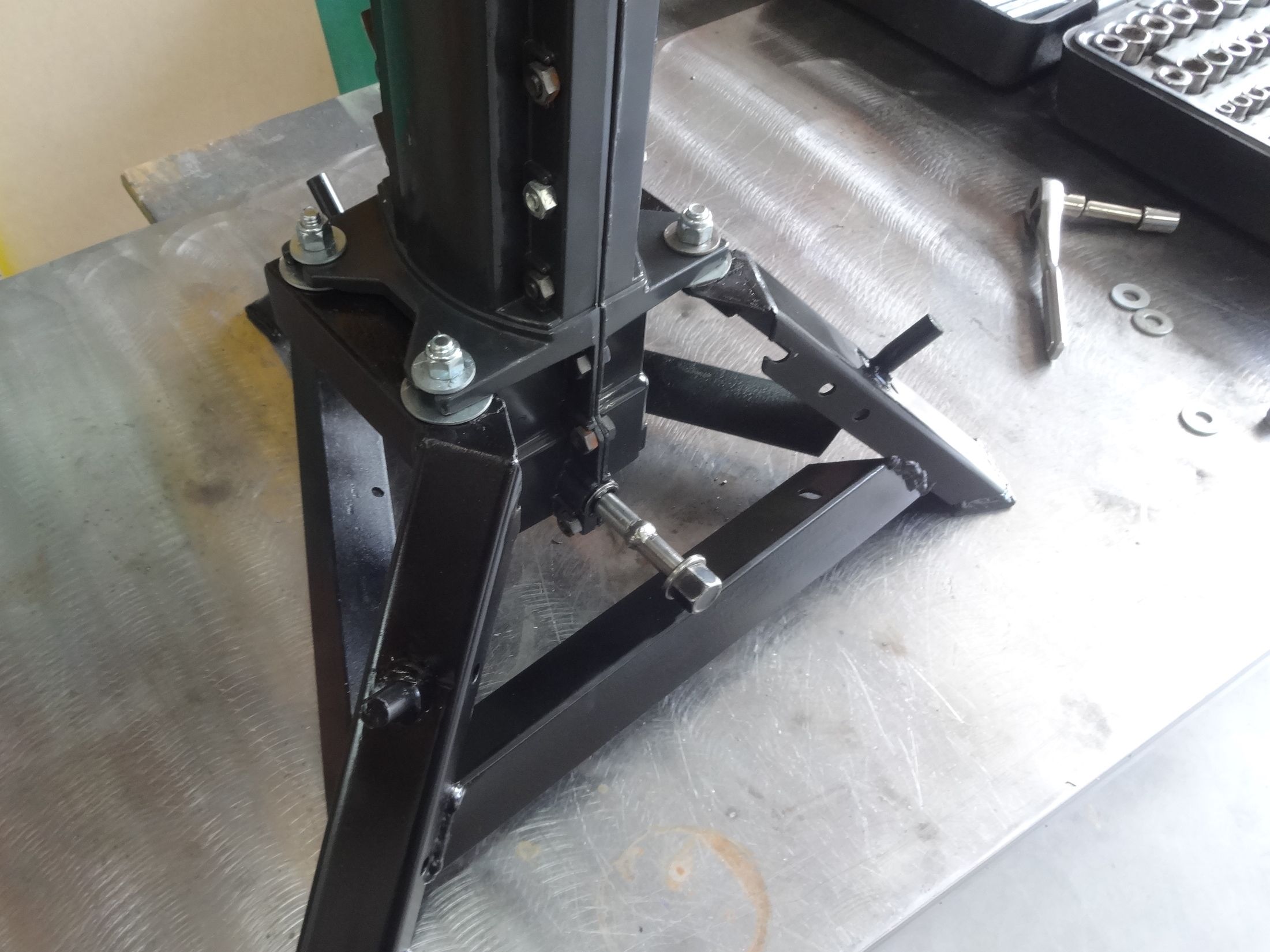 Height-Adjustable Portable Vise Stand : 22 Steps (with Pictures ...