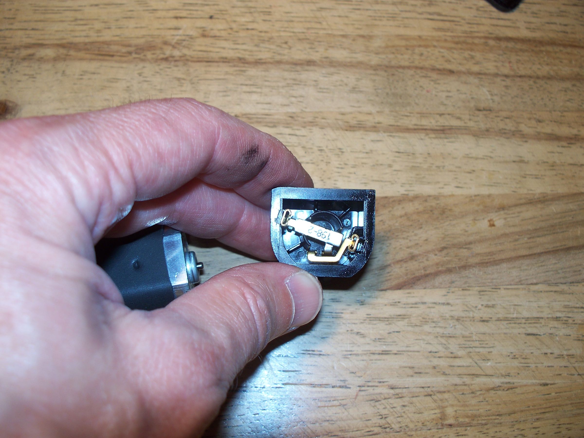 Honda Odyssey Rear Window Motor Repair : 8 Steps - Instructables