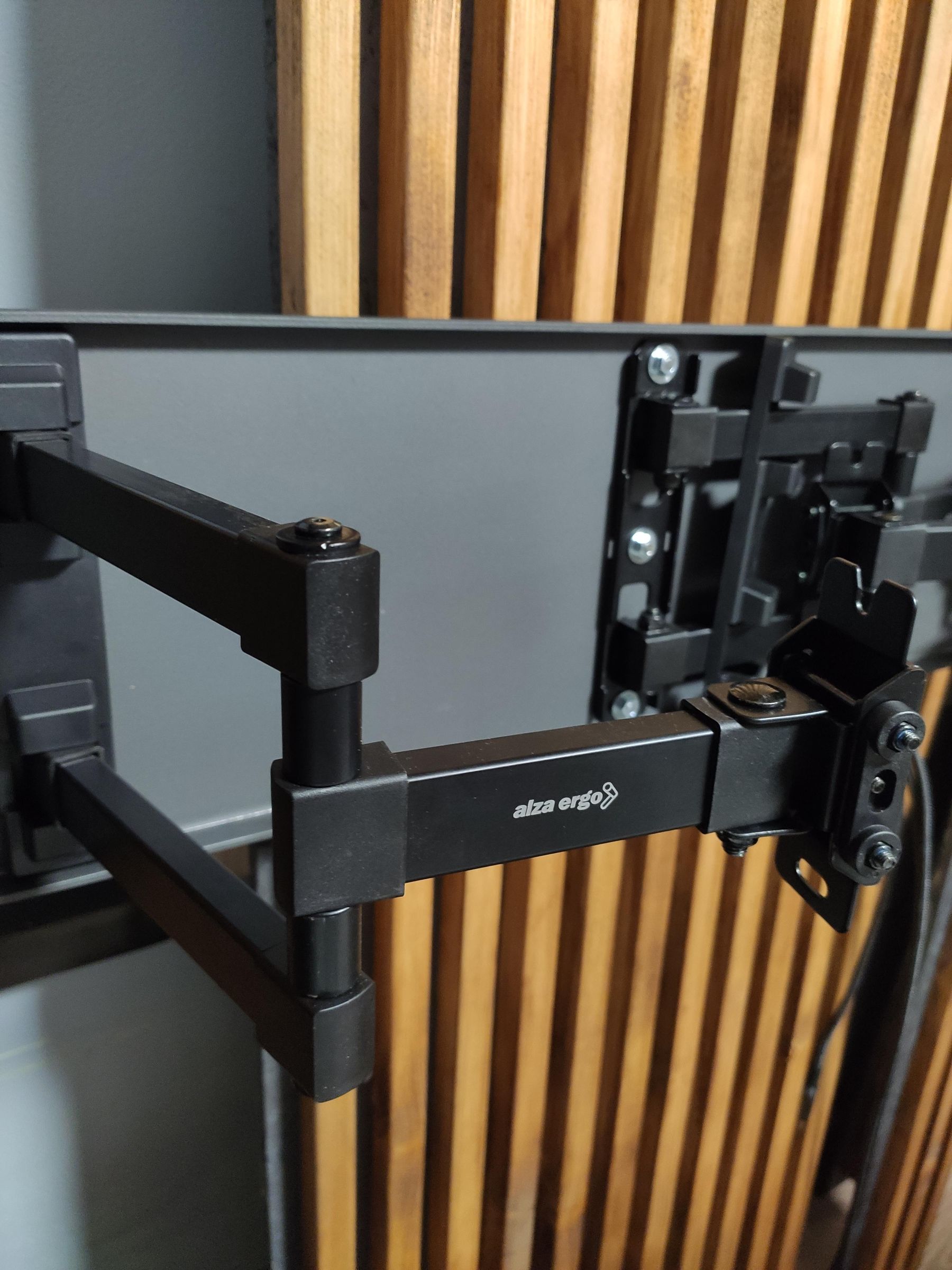 Home Office Slat Wall With Motorised Tripple Monitor Lift and Desk With ...